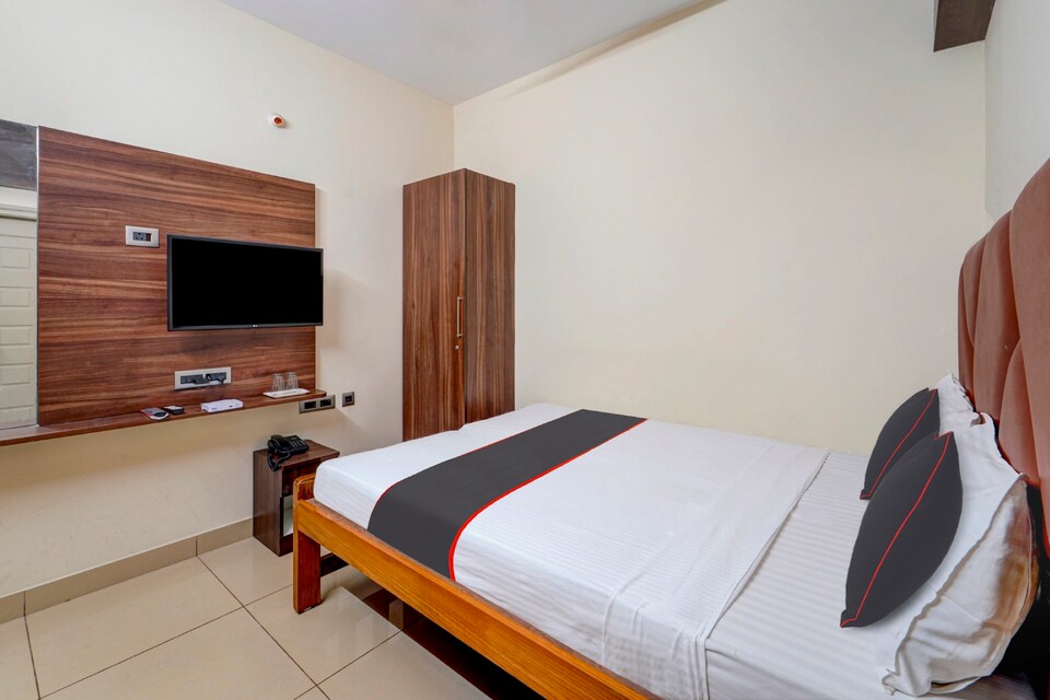 Super Collection O Hotel Sree Annarathna, Collection O Vellore, Book ...