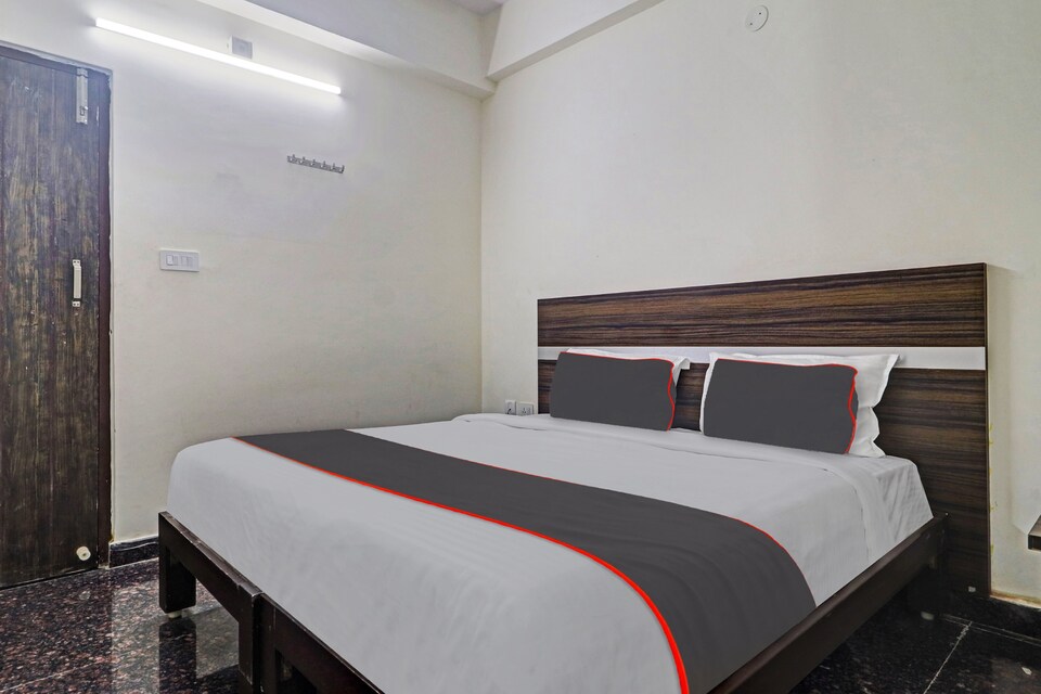 Super OYO Collection O 80977E SS Metro Ritz, Collection O Hyderabad ...