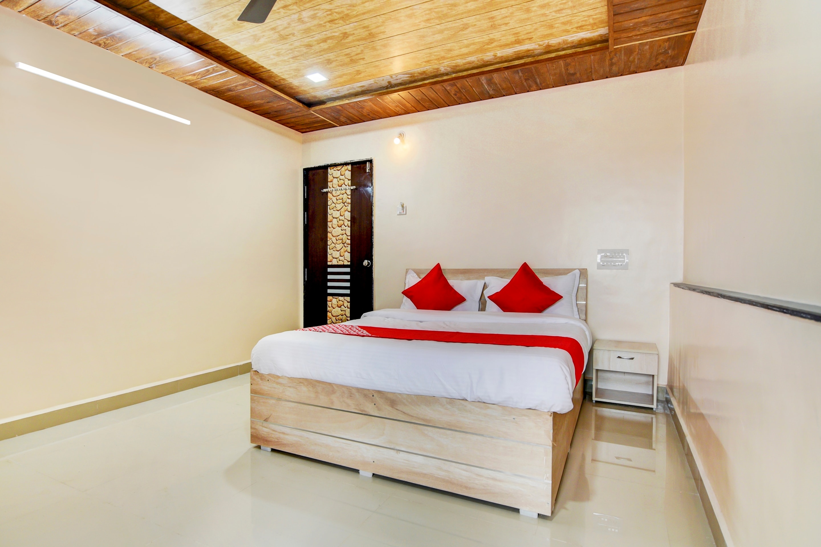Hotel O Milan Lodging And Boarding, Flagship Pune, Book @ ₹879 - OYO