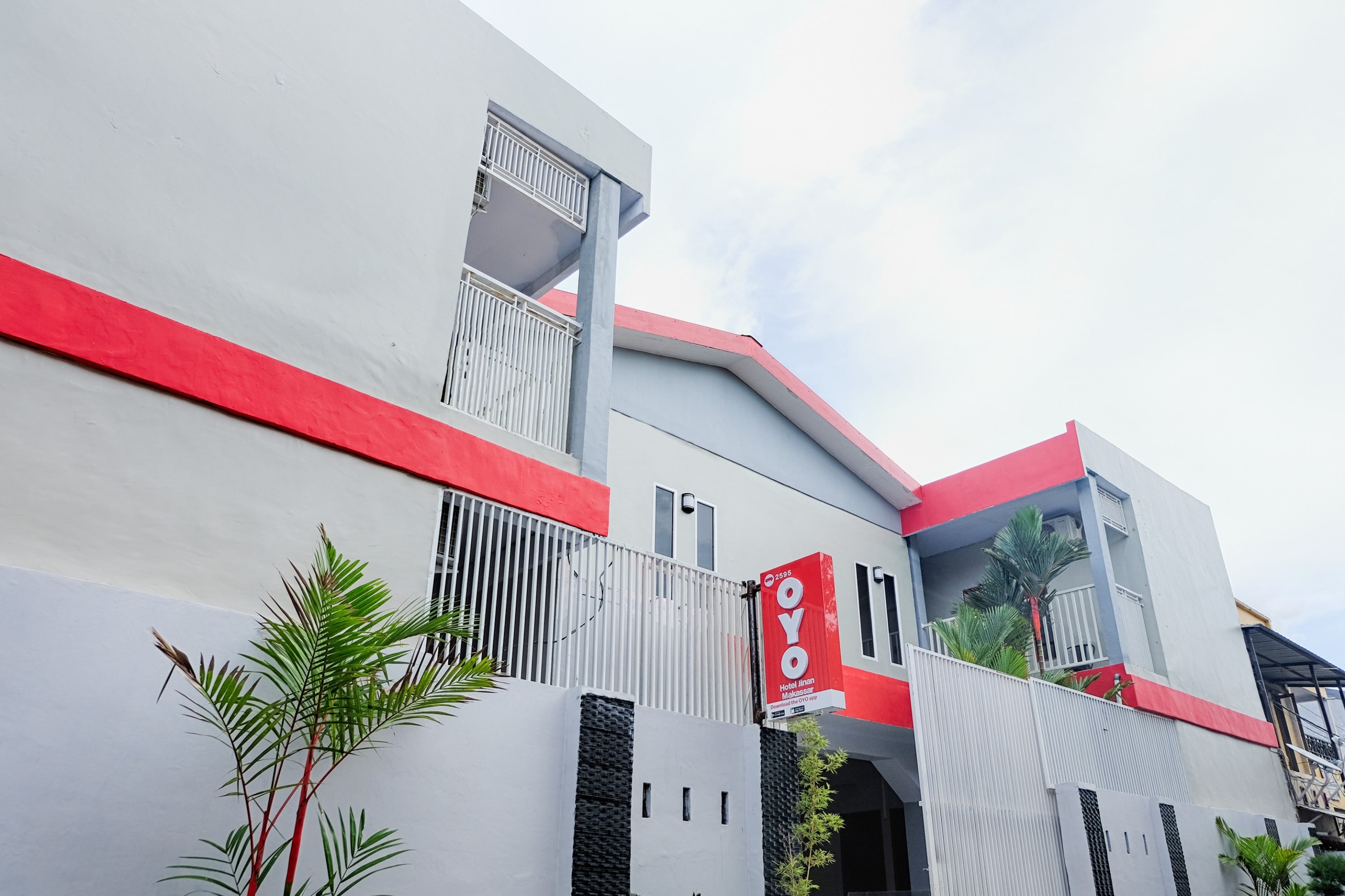OYO 92335 Hotel Jinan, OYO Hotels Makassar, Book @ Rp85025 - OYO