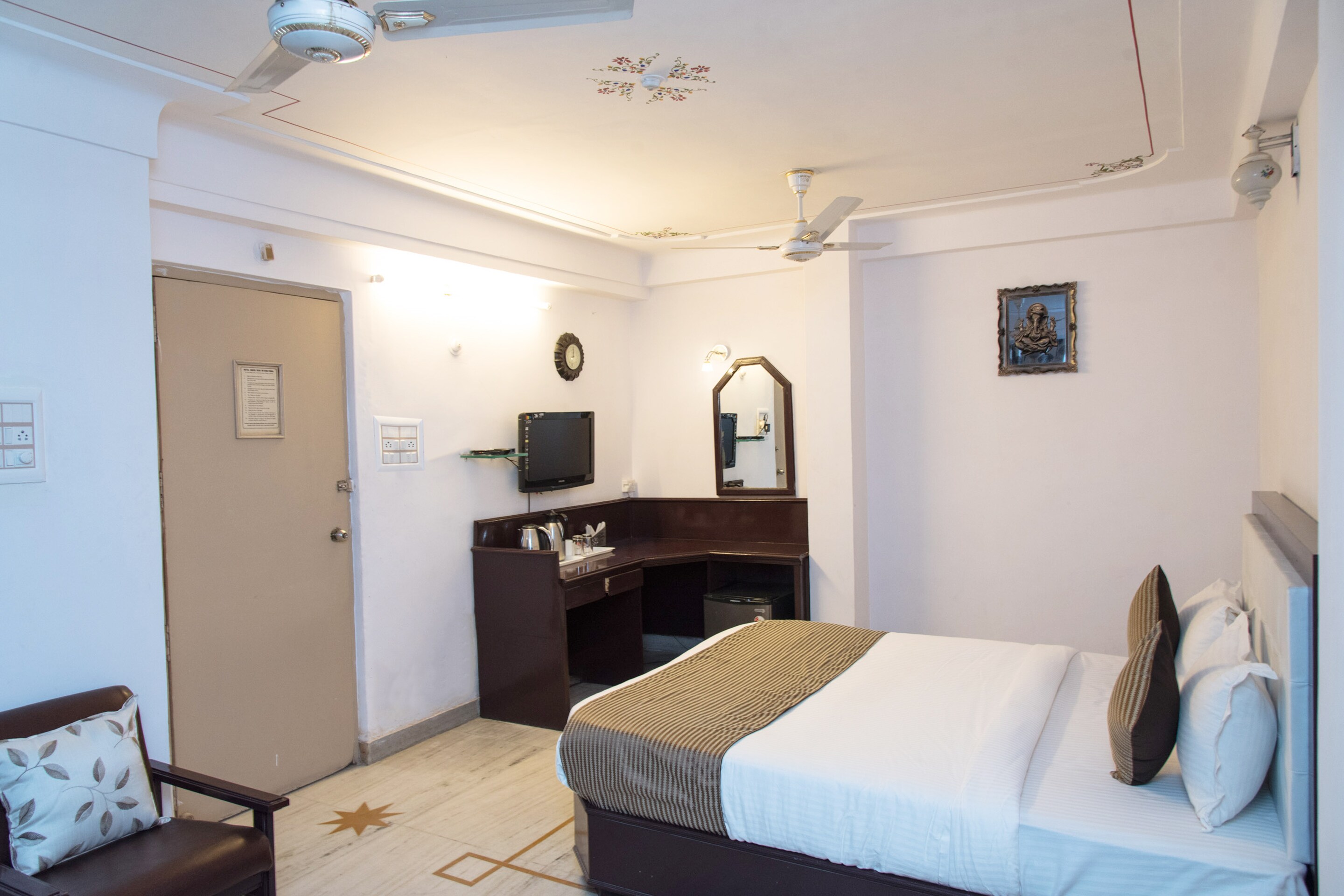 Collection O Hotels in Ambrai Ghat, Udaipur Starting @ ₹602 - Upto 77% ...