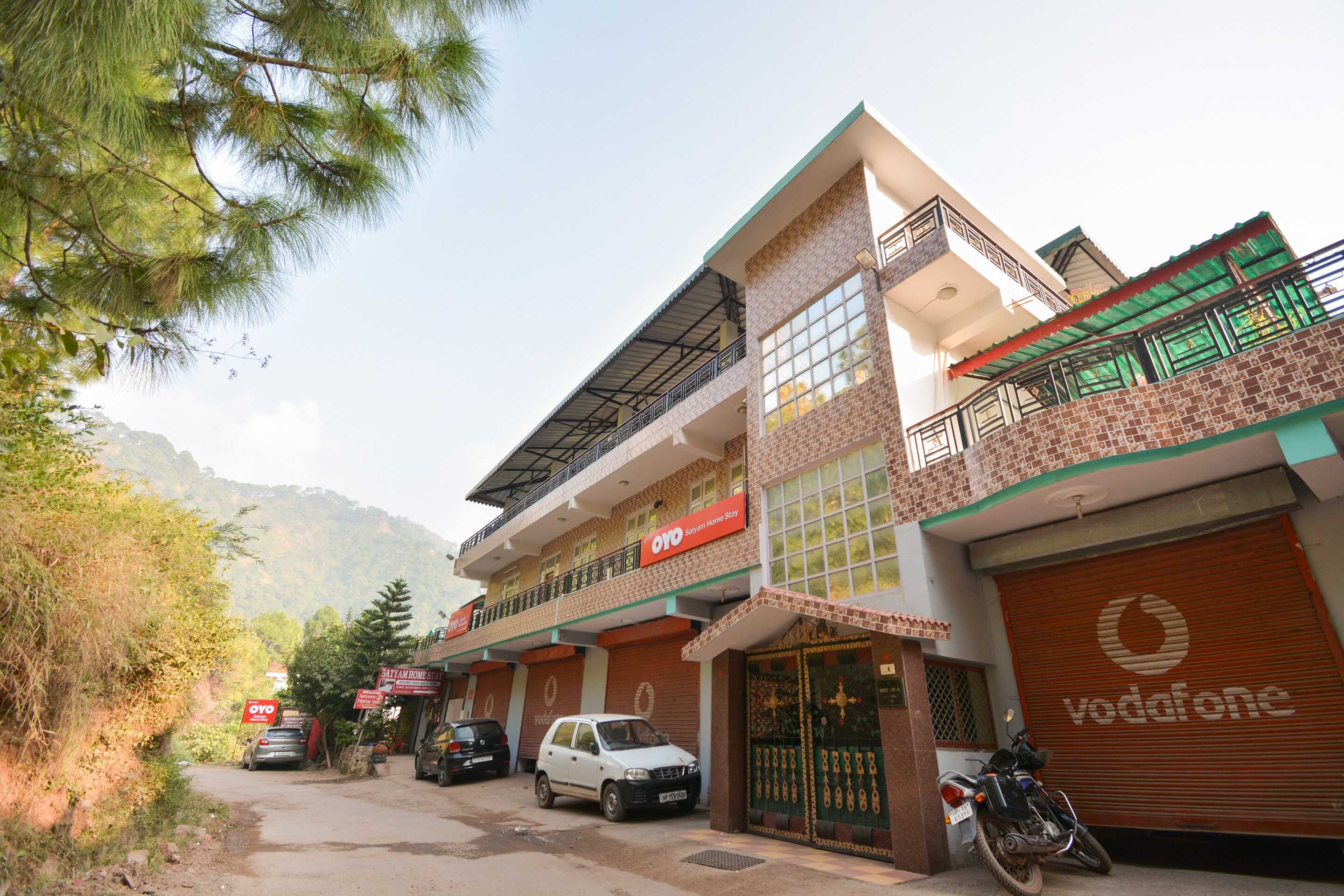 OYO Home 810612 Satyam Home Stay Kasauli Dharampur, Home Kasauli, Book ...