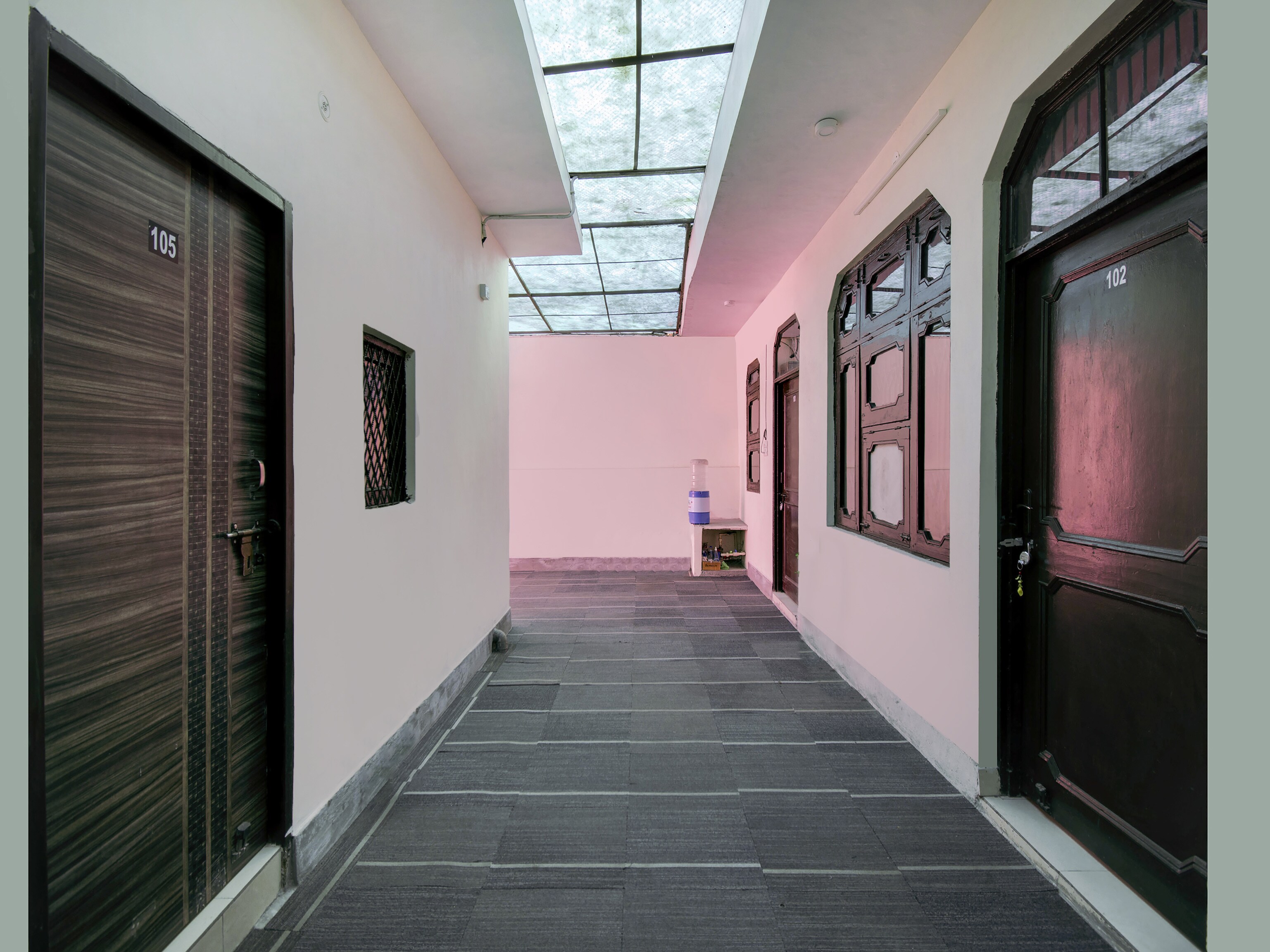 Hotel O D.R Guest Inn, Flagship Delhi, Book @ ₹769 - OYO