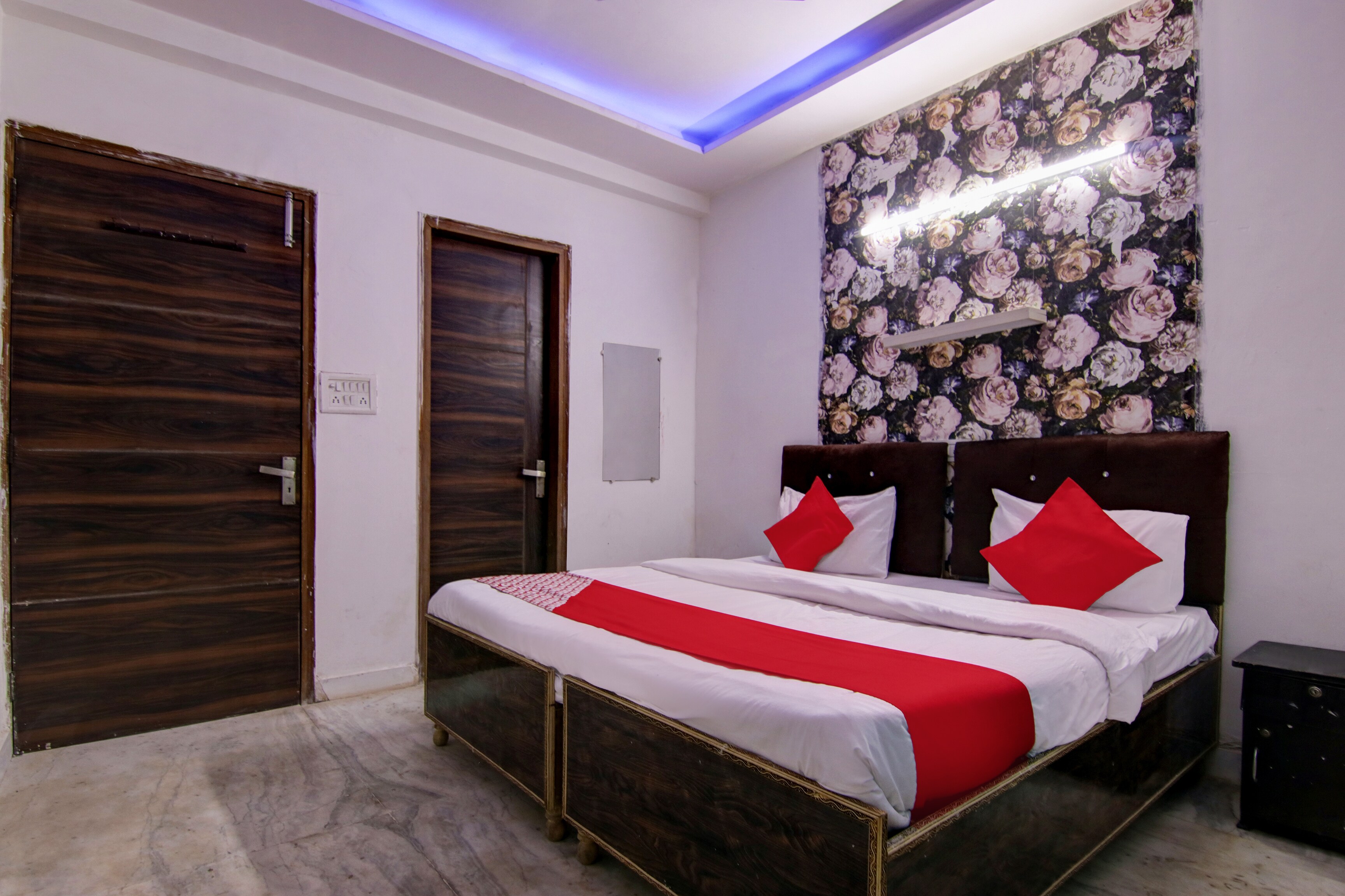 Hotel O Tree House, Flagship Faridabad, Book @ ₹629 - OYO