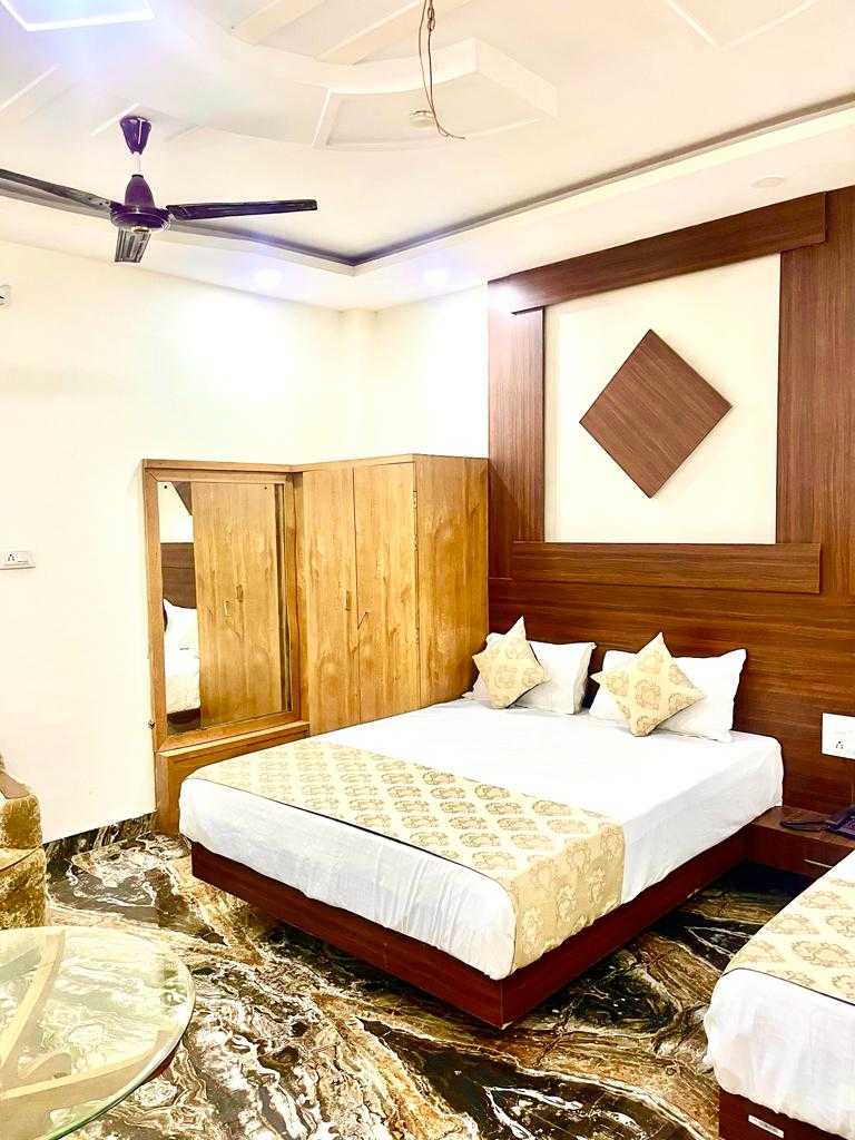 Duplicate code of KAN510, POP Kanpur, Book @ ₹1095 - OYO