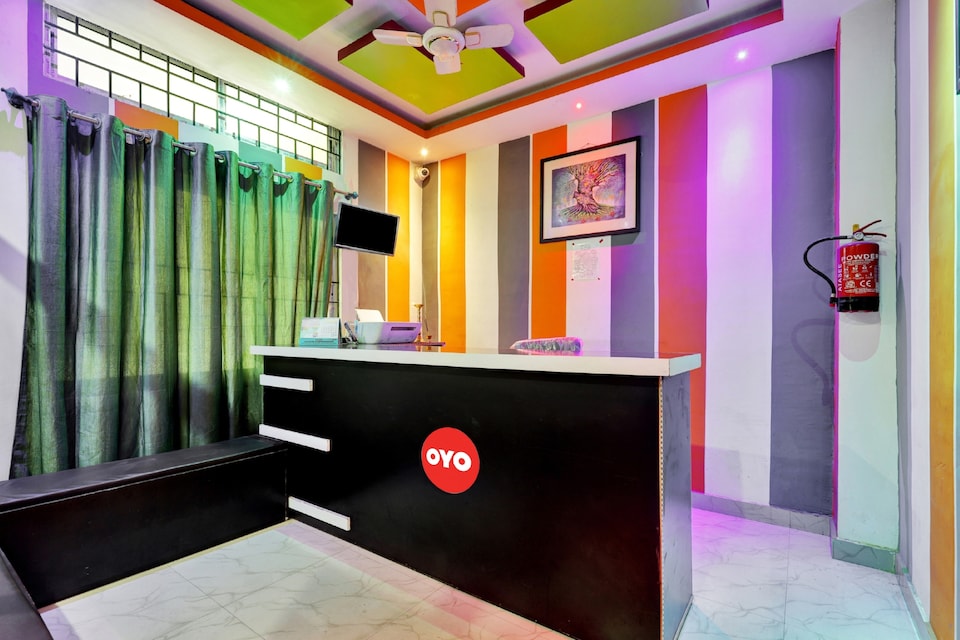 OYO Flagship 811402 The A B's Homes, Flagship Guwahati, Book @ ₹1064 - OYO