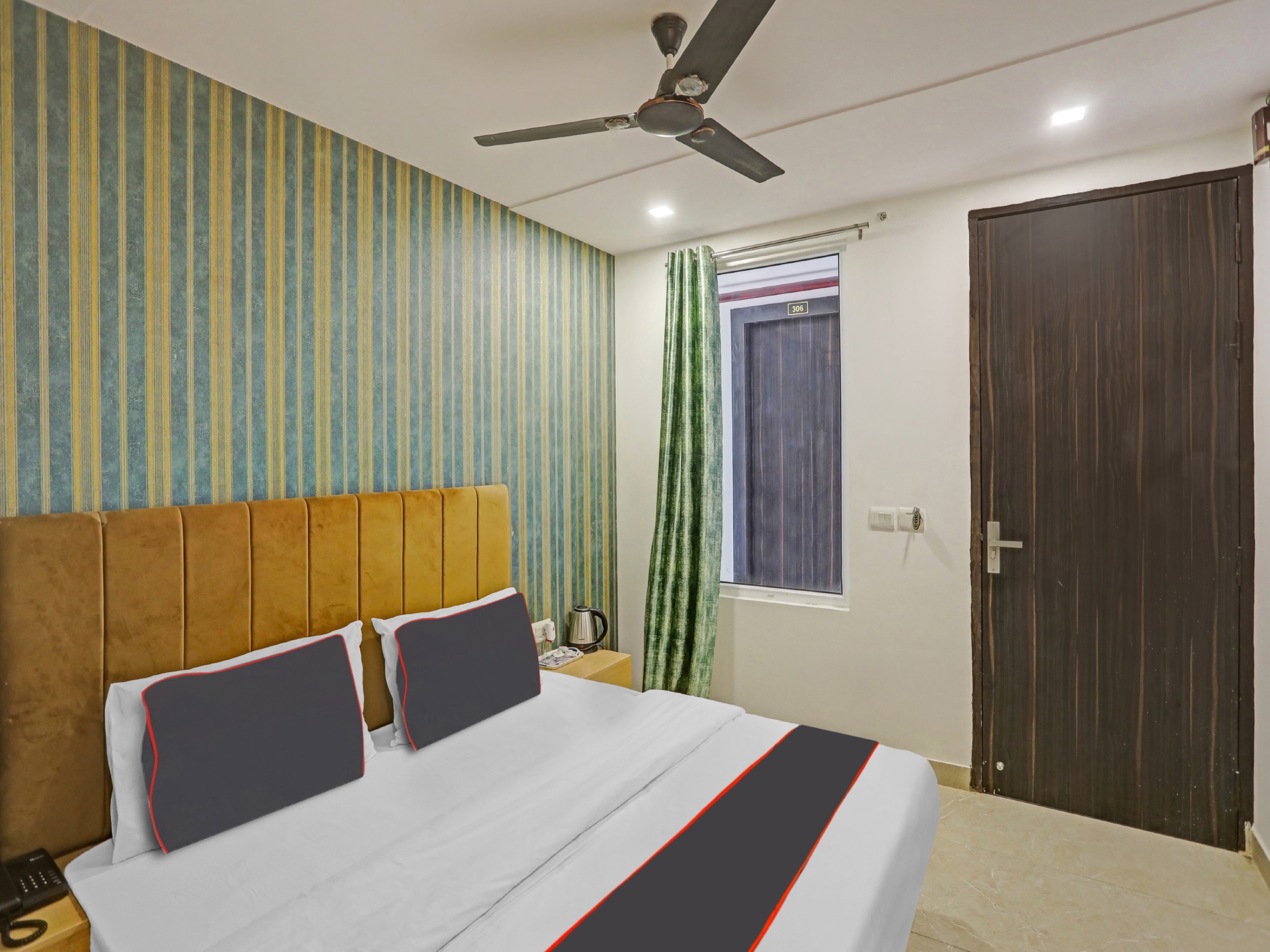 OYO Flagship Cosmo Inn, Flagship Prayagraj, Book @ ₹1232 - OYO