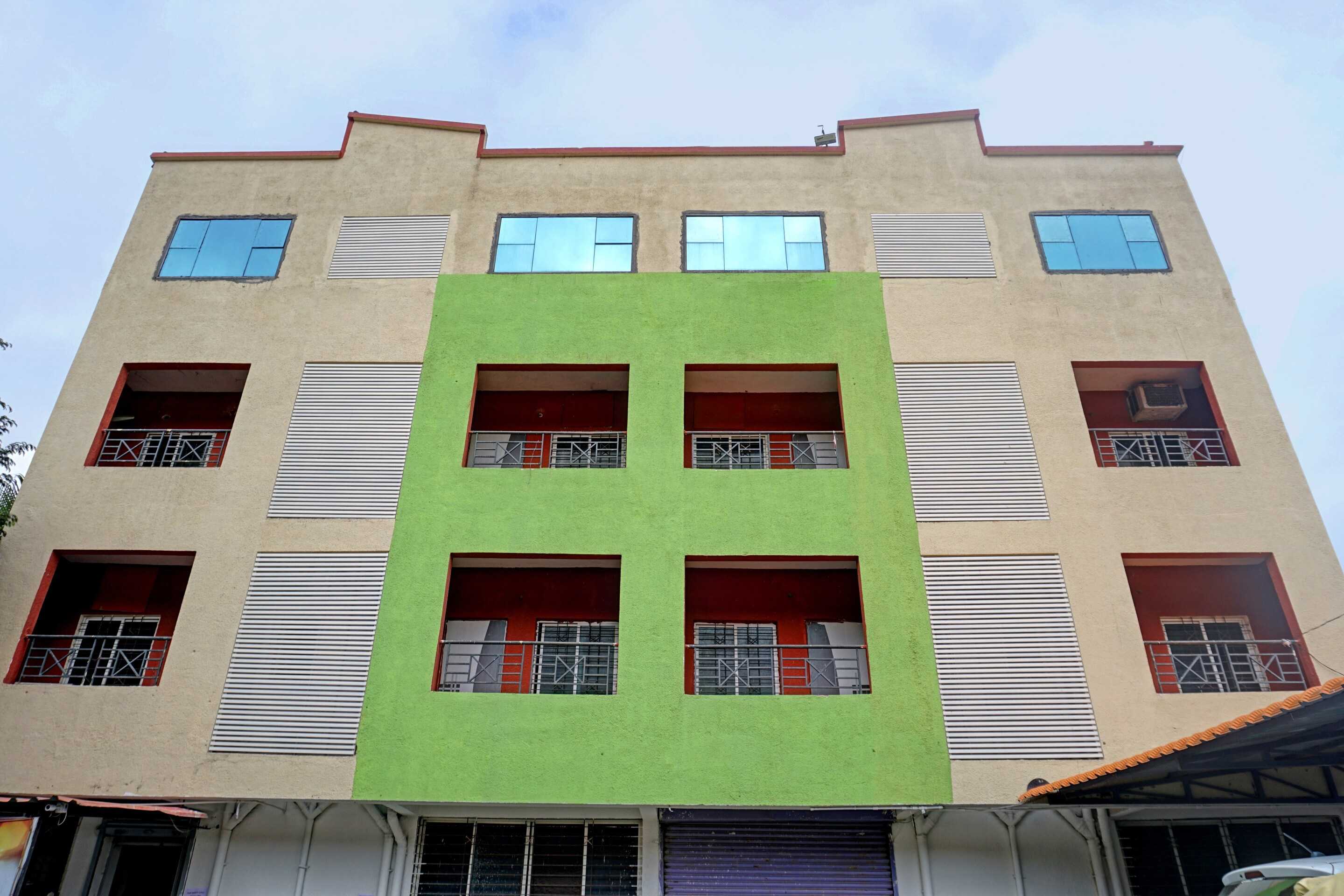 SPOT ON 811643 Prasad Lodge, SPOT ON Pune, Book @ ₹684 - OYO