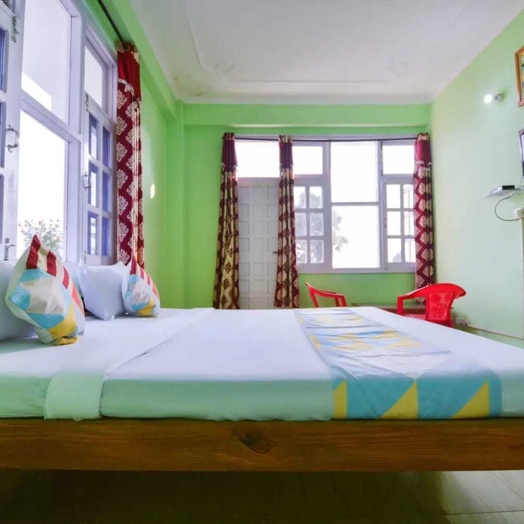 POP HOME 81190K Shiv Niwas Kasauli Dharampur , POP Home Kasauli, Book @ ₹1095 - OYO