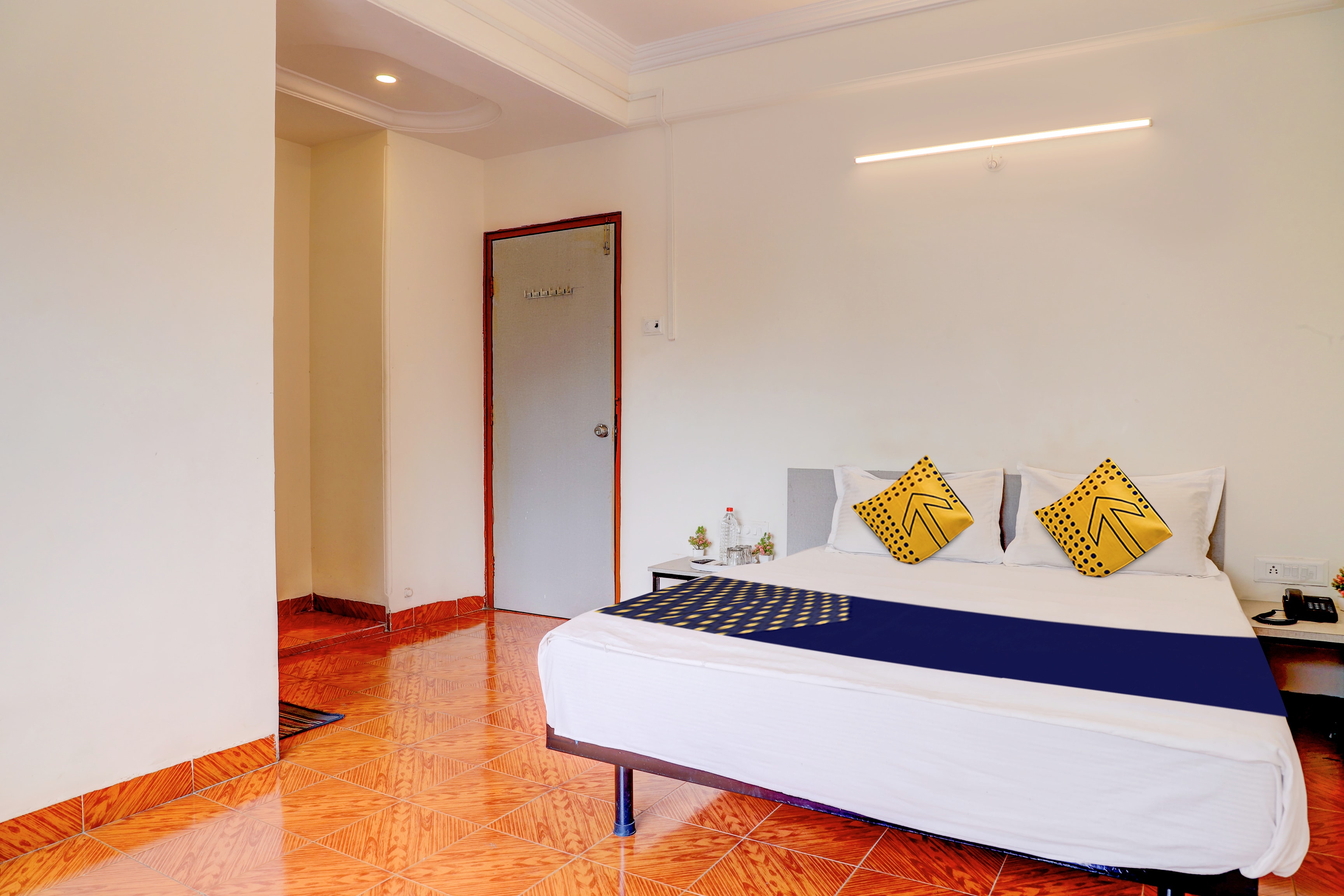 SPOT ON 811922 Hotel Avadh, SPOT ON Nashik, Book @ ₹693 - OYO