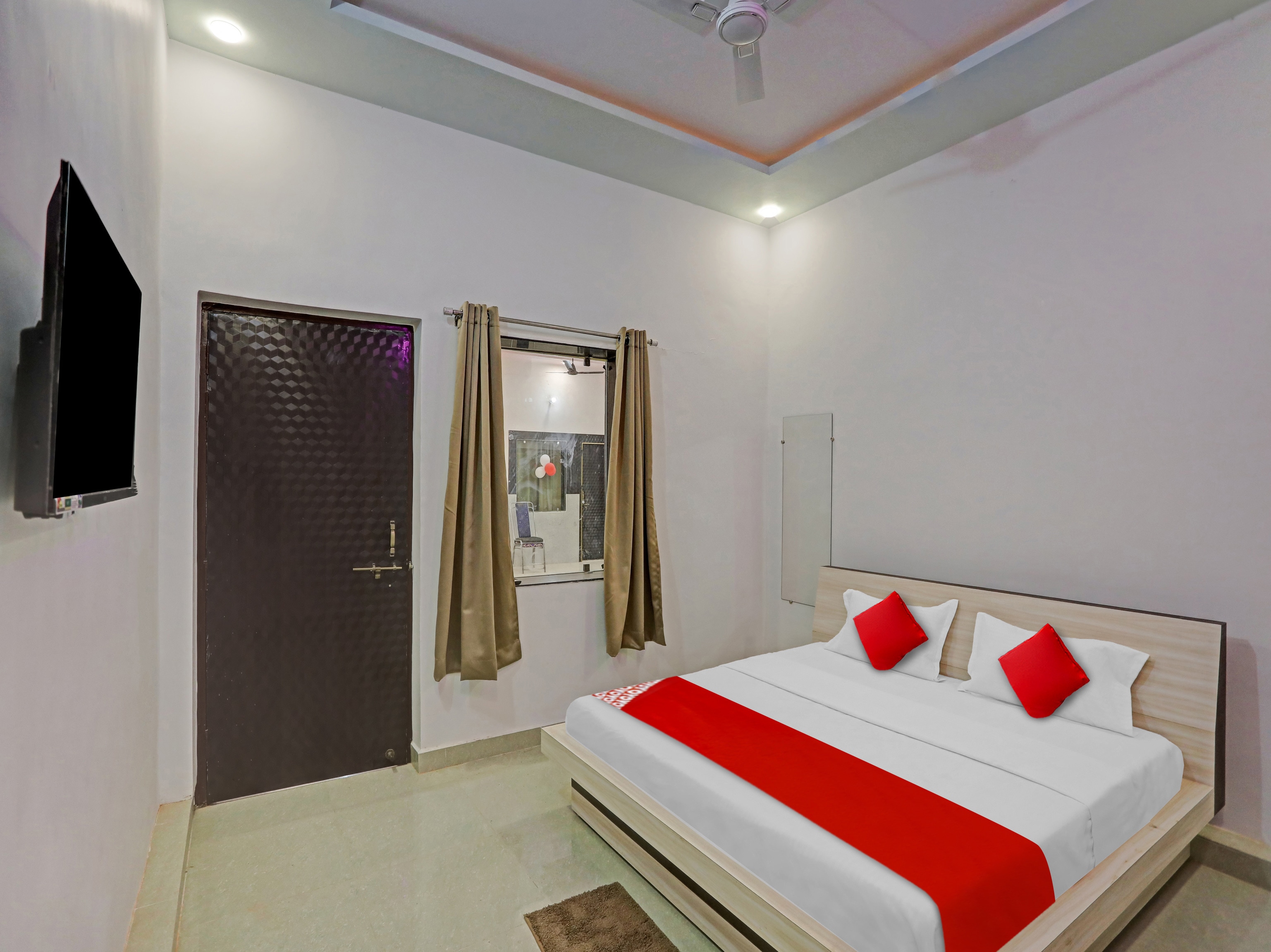 OYO Flagship 812030 New Meeranjay Mansion, Flagship Kanpur, Book @ ₹733 ...