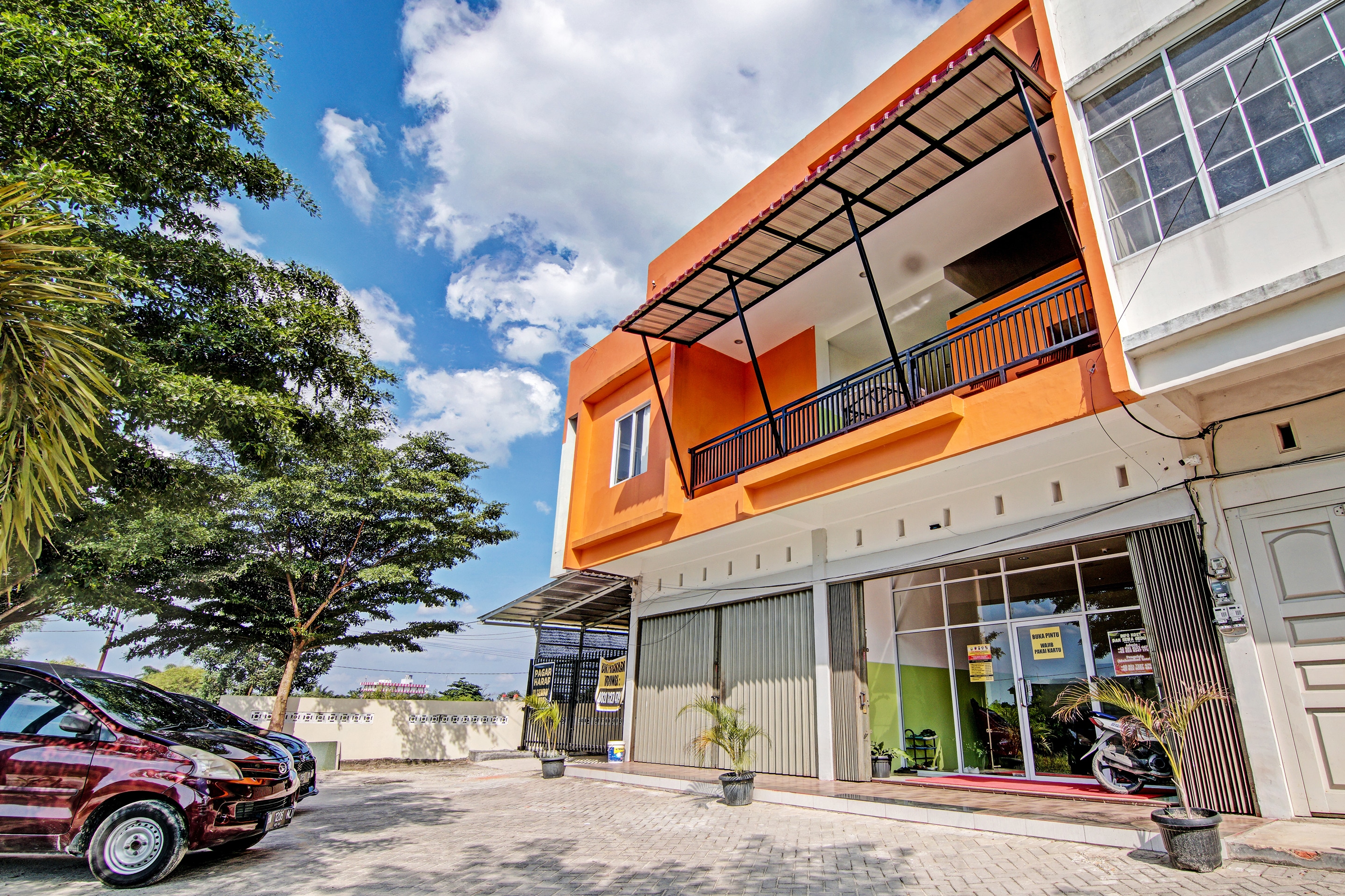 Hotel O Rosela House Syariah, OYO Hotels Pekanbaru, Book @ Rp42272 - OYO