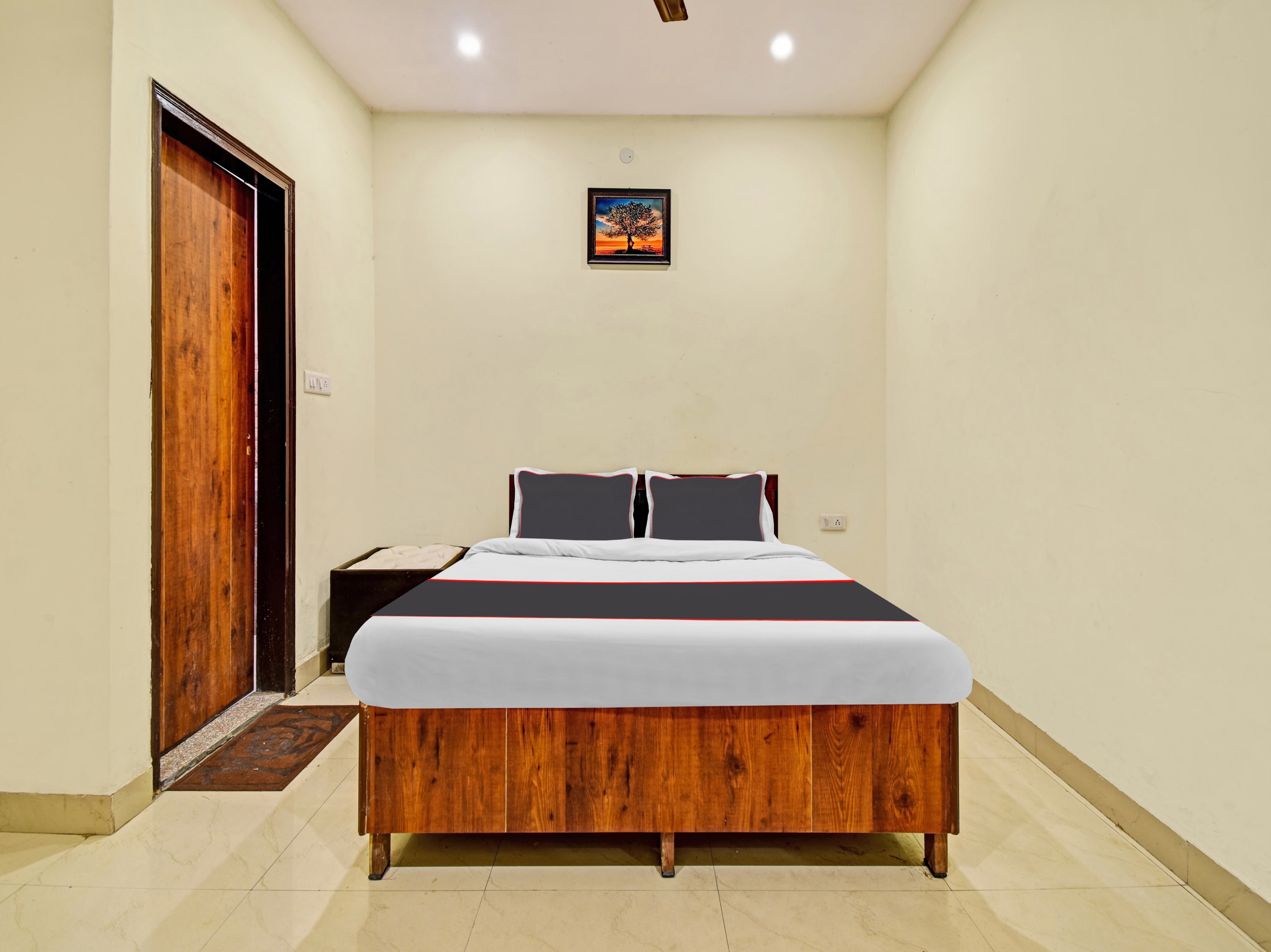 Collection O R.k.paradise, Collection O Ghaziabad, Book @ ₹728 - OYO