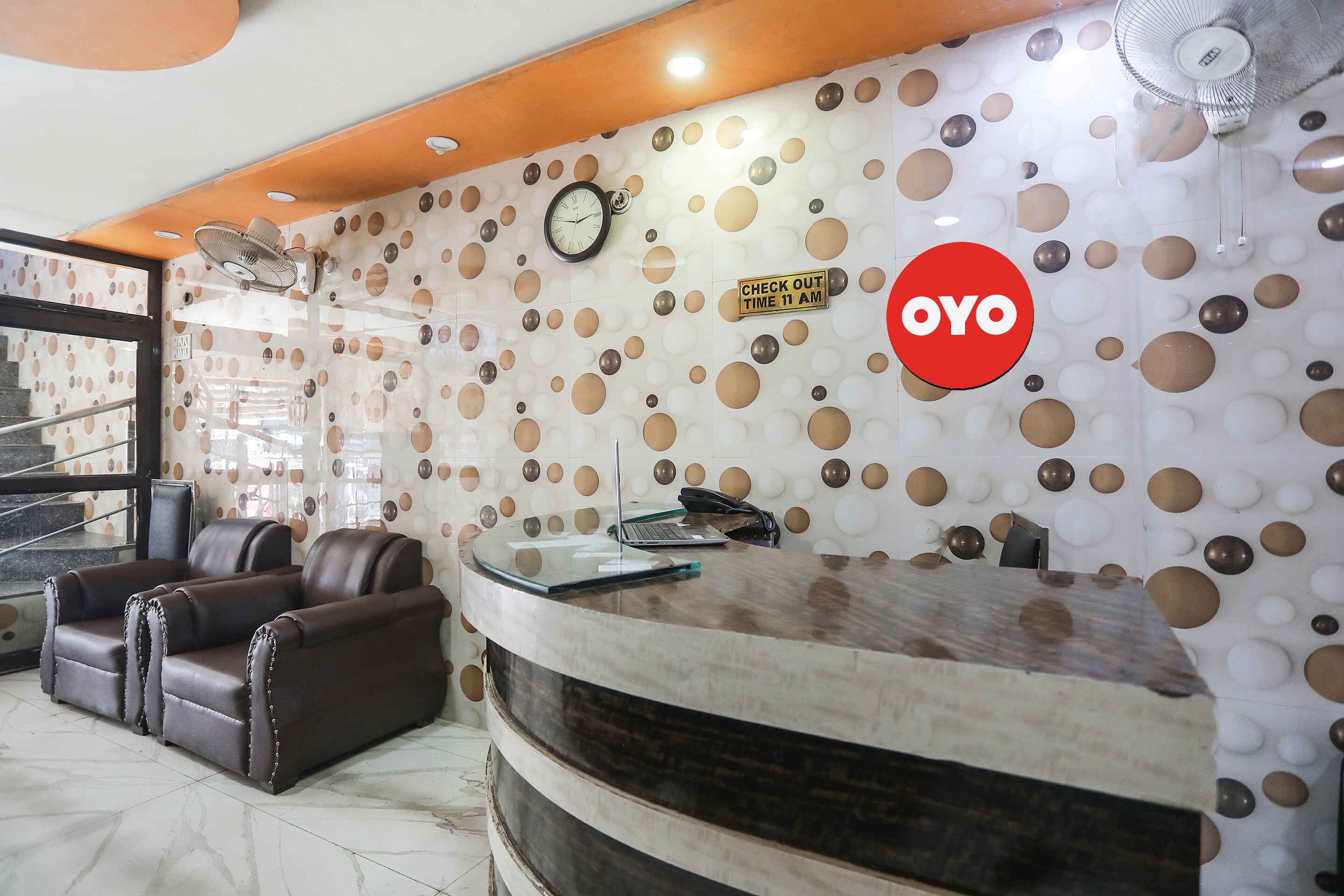 OYO Flagship Hotel Krisna Palace, Flagship Lucknow, Book @ ₹1075 - OYO