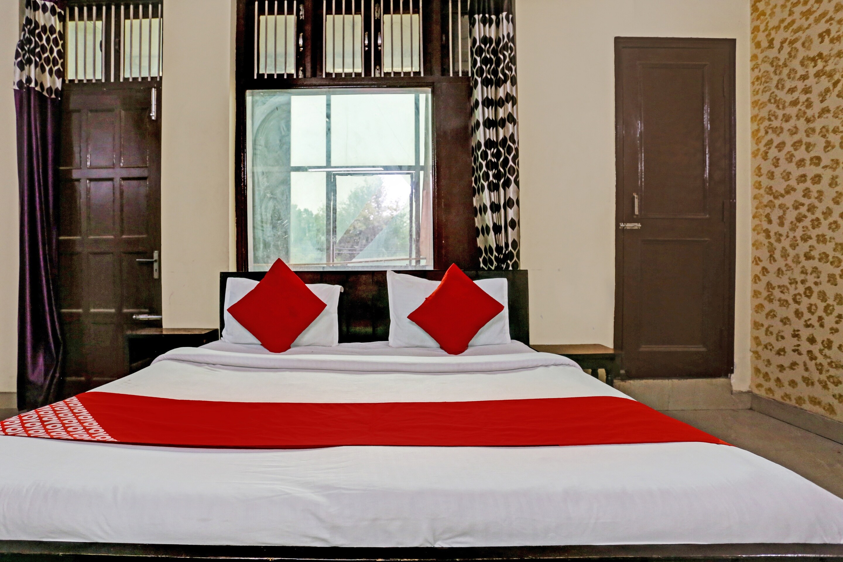 Hotel O J7 Hotel & Banquets, Flagship Rohtak, Book @ ₹684 - OYO