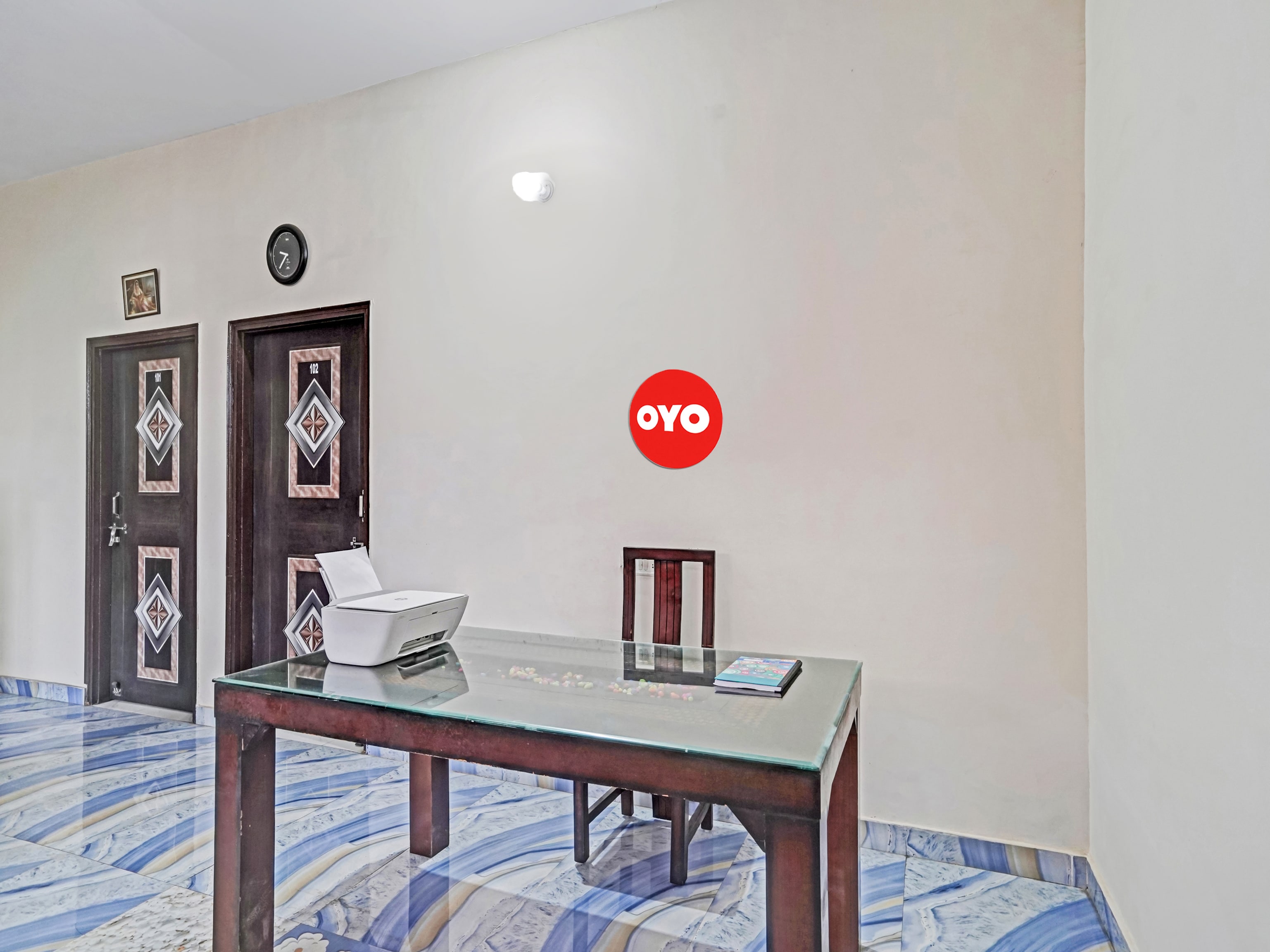 Flagship S.b Regency, Flagship Noida, Book @ ₹684 - OYO