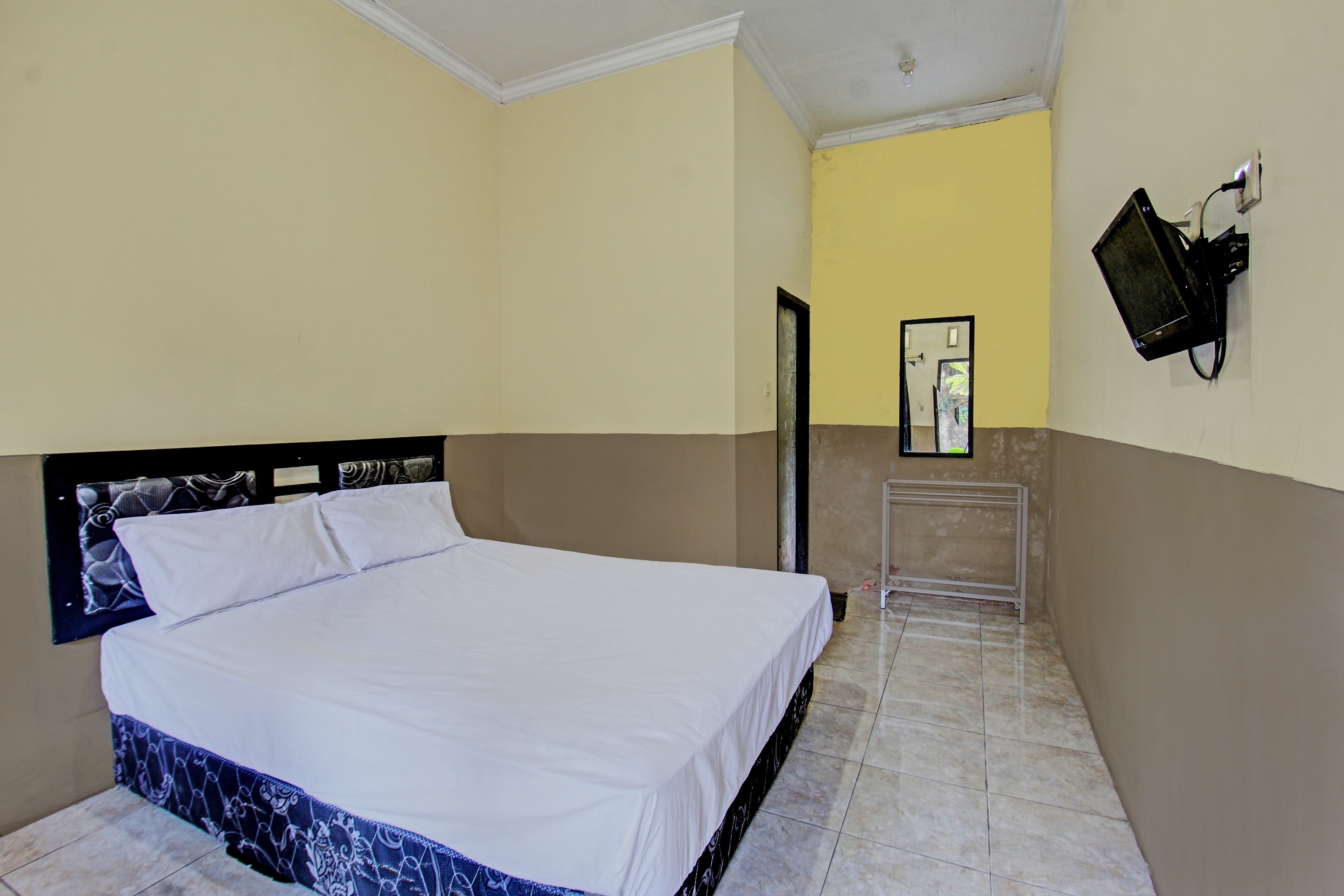 OYO 92624 Stone Homestay, OYO Hotels Lombok, Book @ Rp41988 - OYO