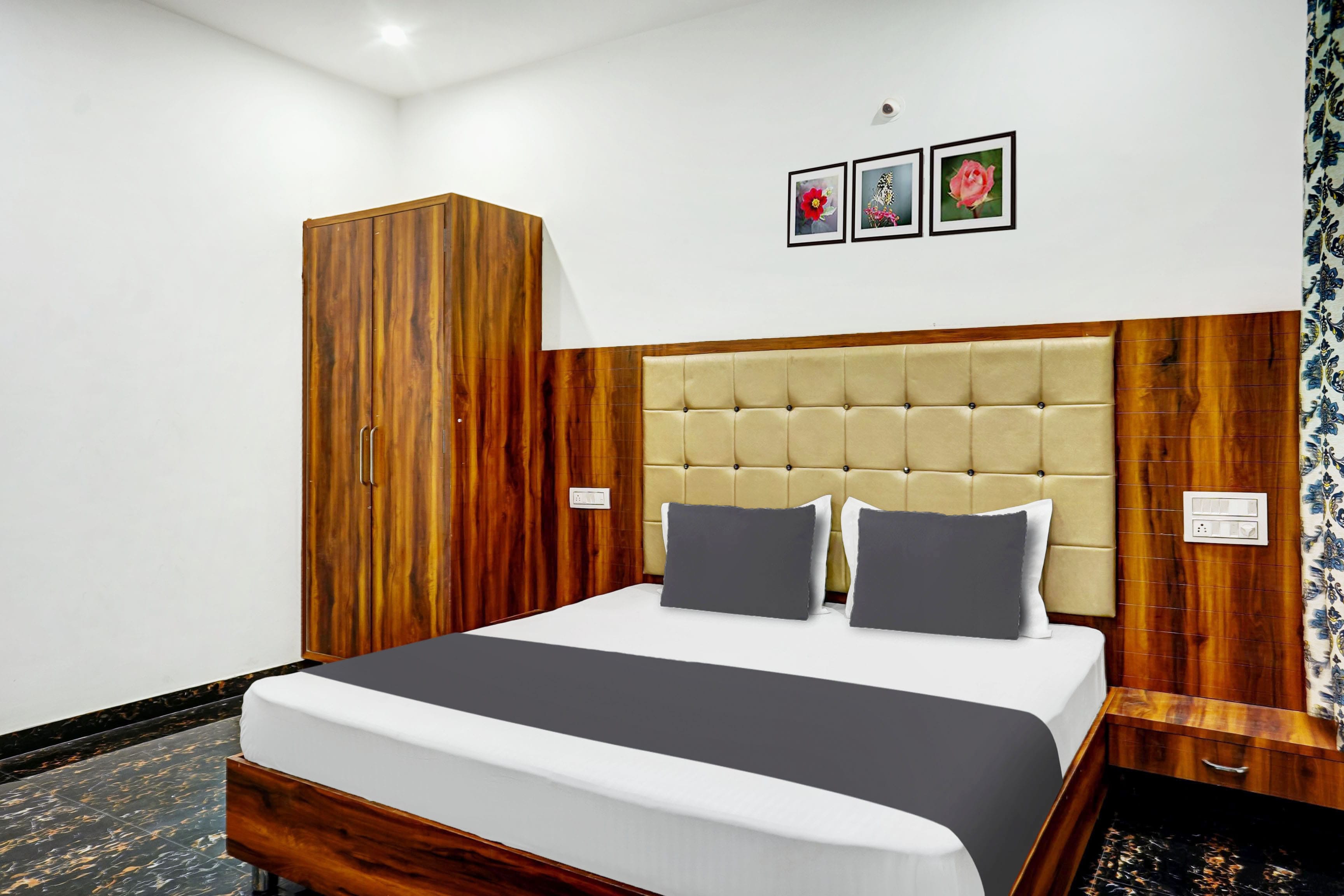 SPOT ON Hotel Raj Villa, SPOT ON Udaipur, Book @ ₹741 - OYO