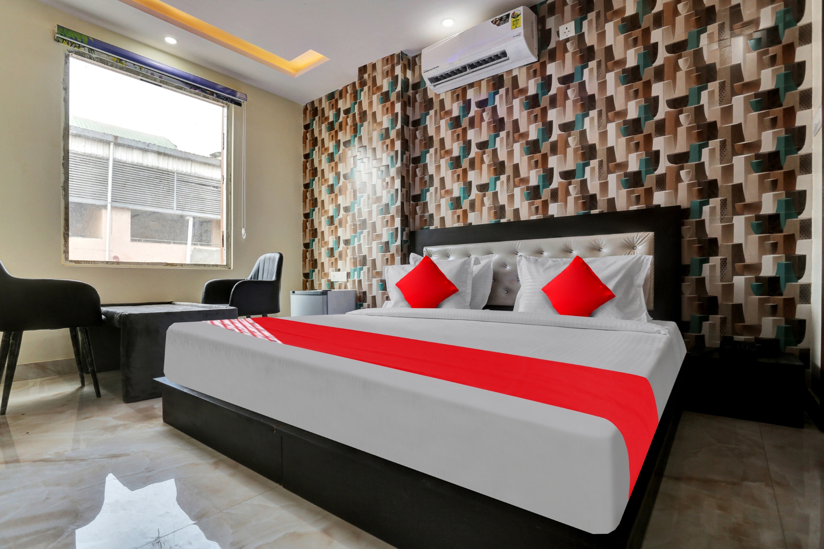 OYO Flagship Hotel Metro Height's near Nangloi Railway metro station ...