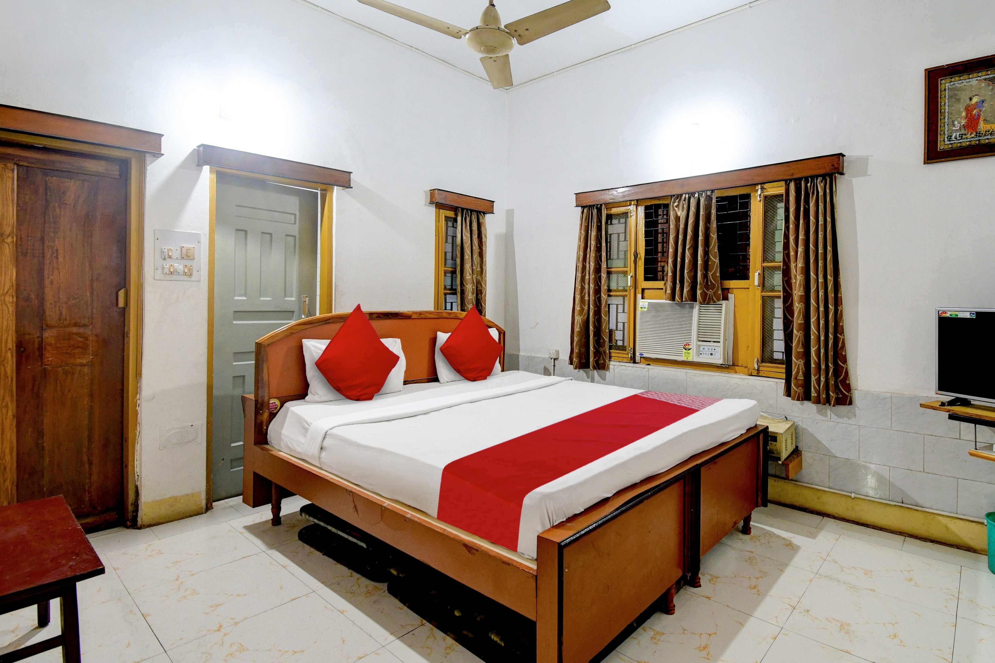 OYO Flagship 814412 Hotel Upasana, Flagship Bhubaneswar, Book @ ₹733 - OYO