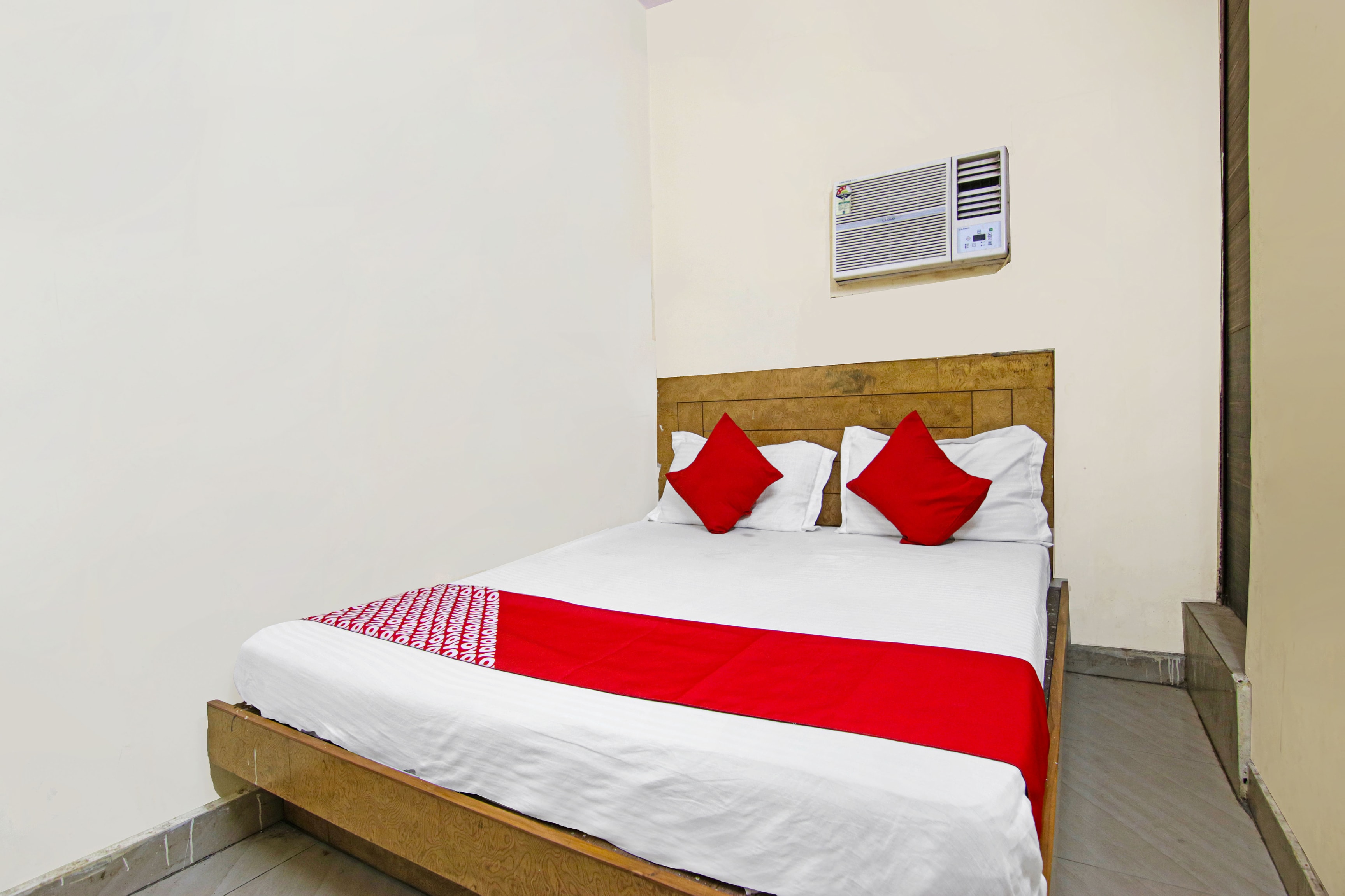 Hotel O Sudarshan Palace, Flagship Delhi, Book @ ₹680 - OYO