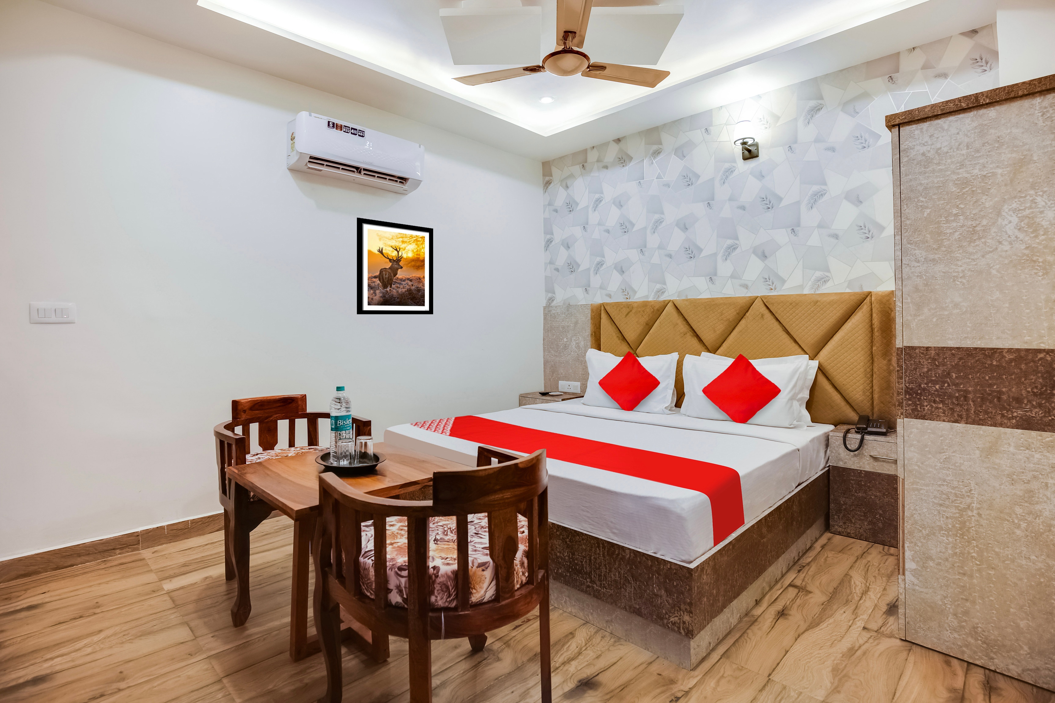 OYO Flagship Meridian Inn, Flagship Chandigarh, Book @ ₹922 - OYO