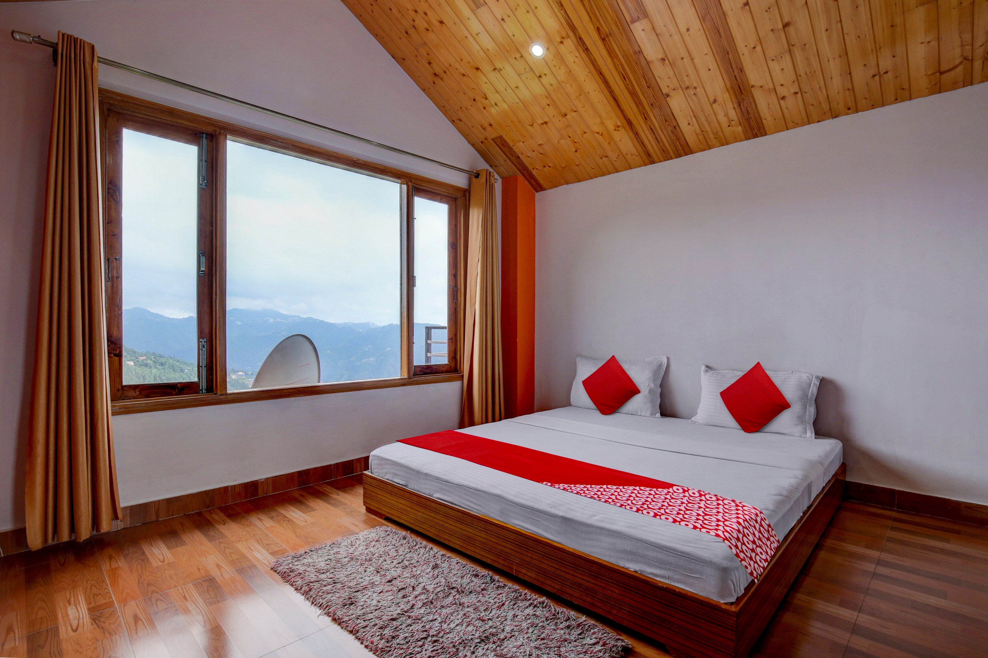 OYO Flagship 81486 Hotel Mahogany Inn, Flagship Shimla, Book @ ₹1095 - OYO