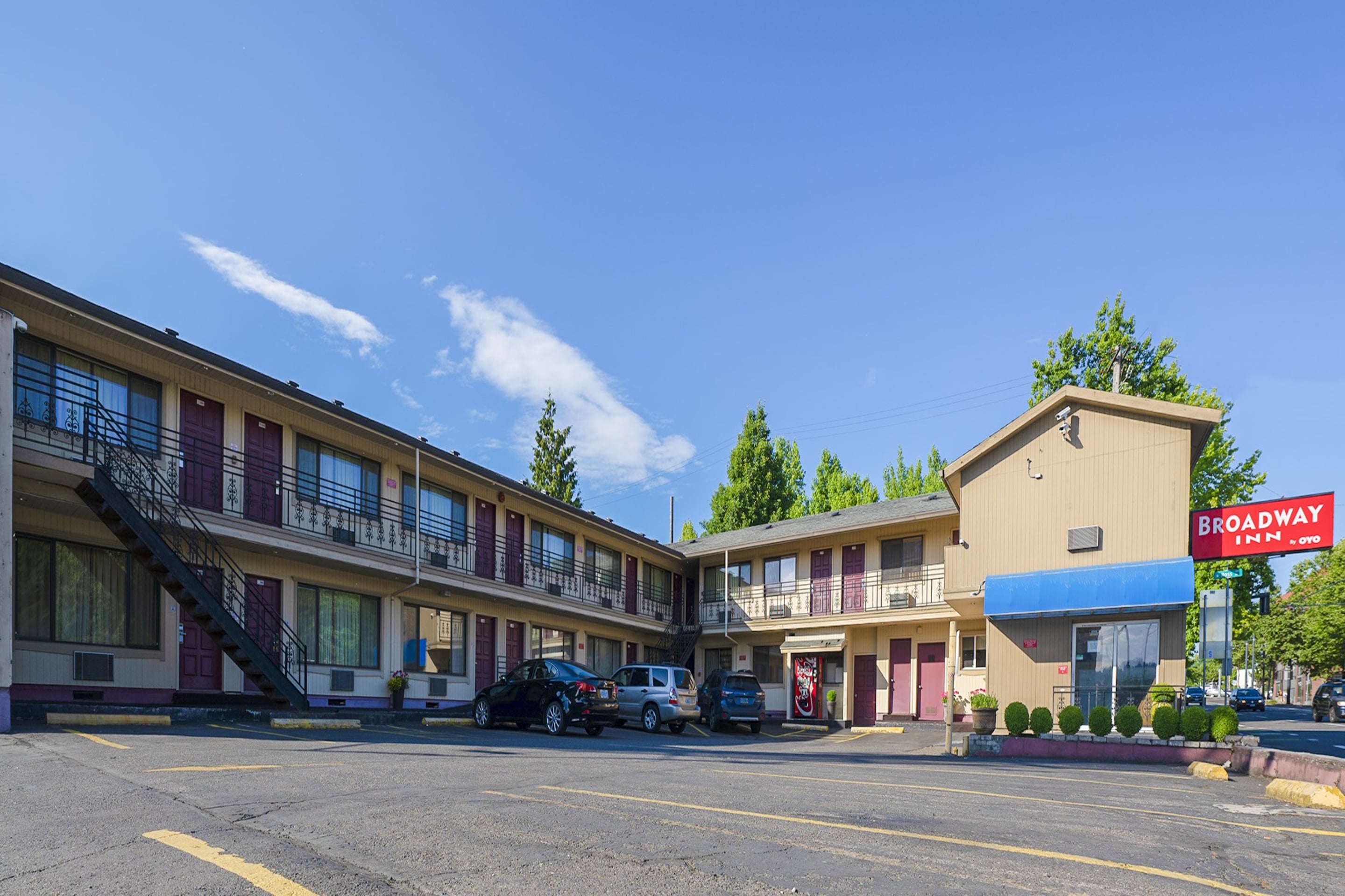 Broadway Inn by OYO Portland Downtown, OYO Hotels Portland OR, Book ...