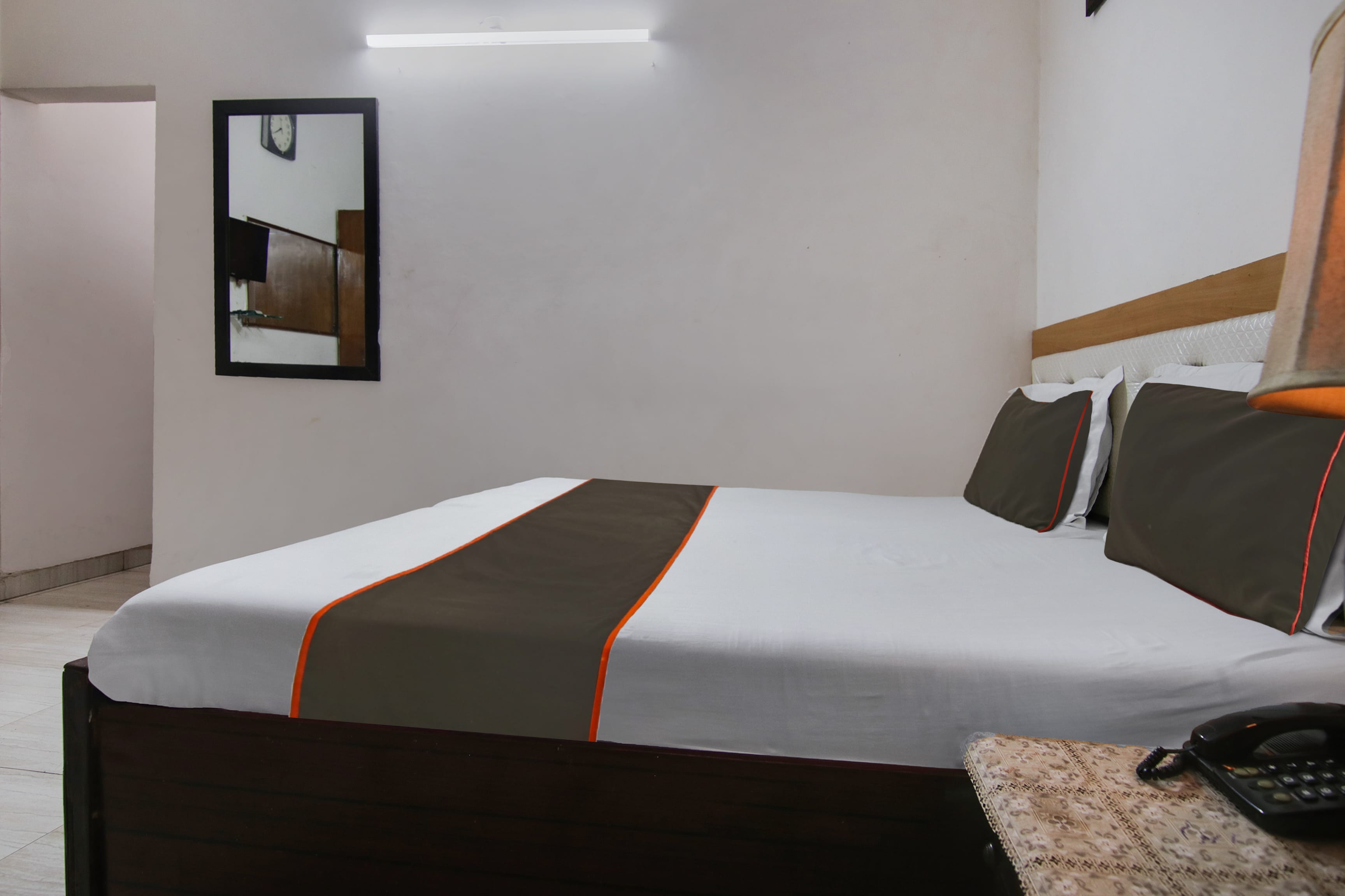 Collection O Hotel Swisston Palace, Collection O Delhi, Book @ ₹1095 - OYO