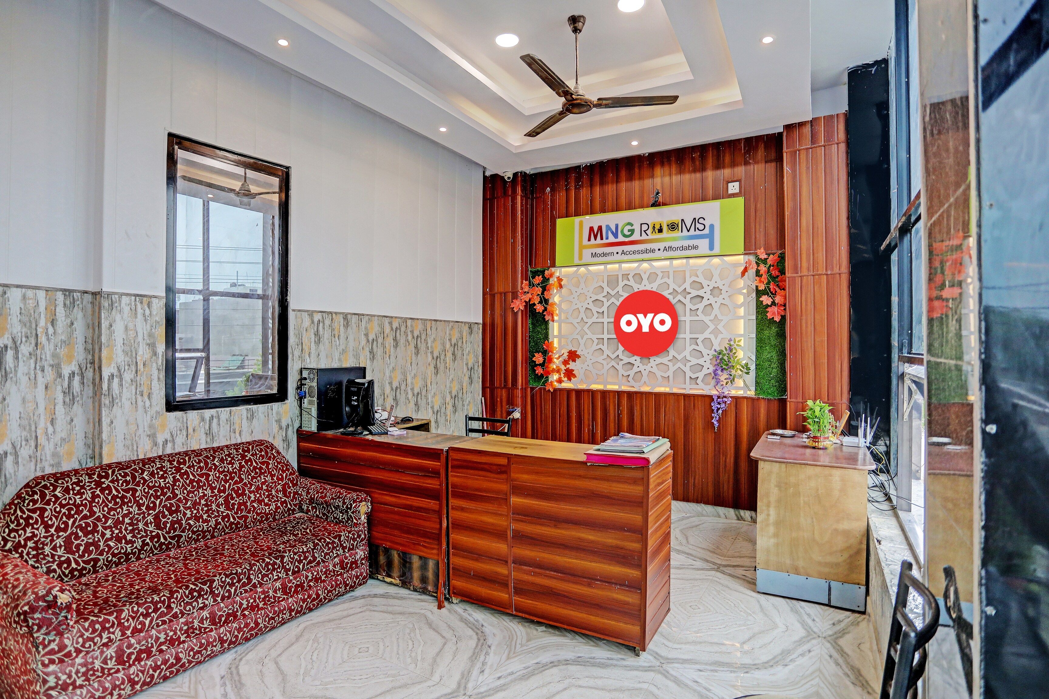 Hotel O Moongaze Inn by MNG Rooms, Flagship Kanpur, Book @ ₹1097 - OYO
