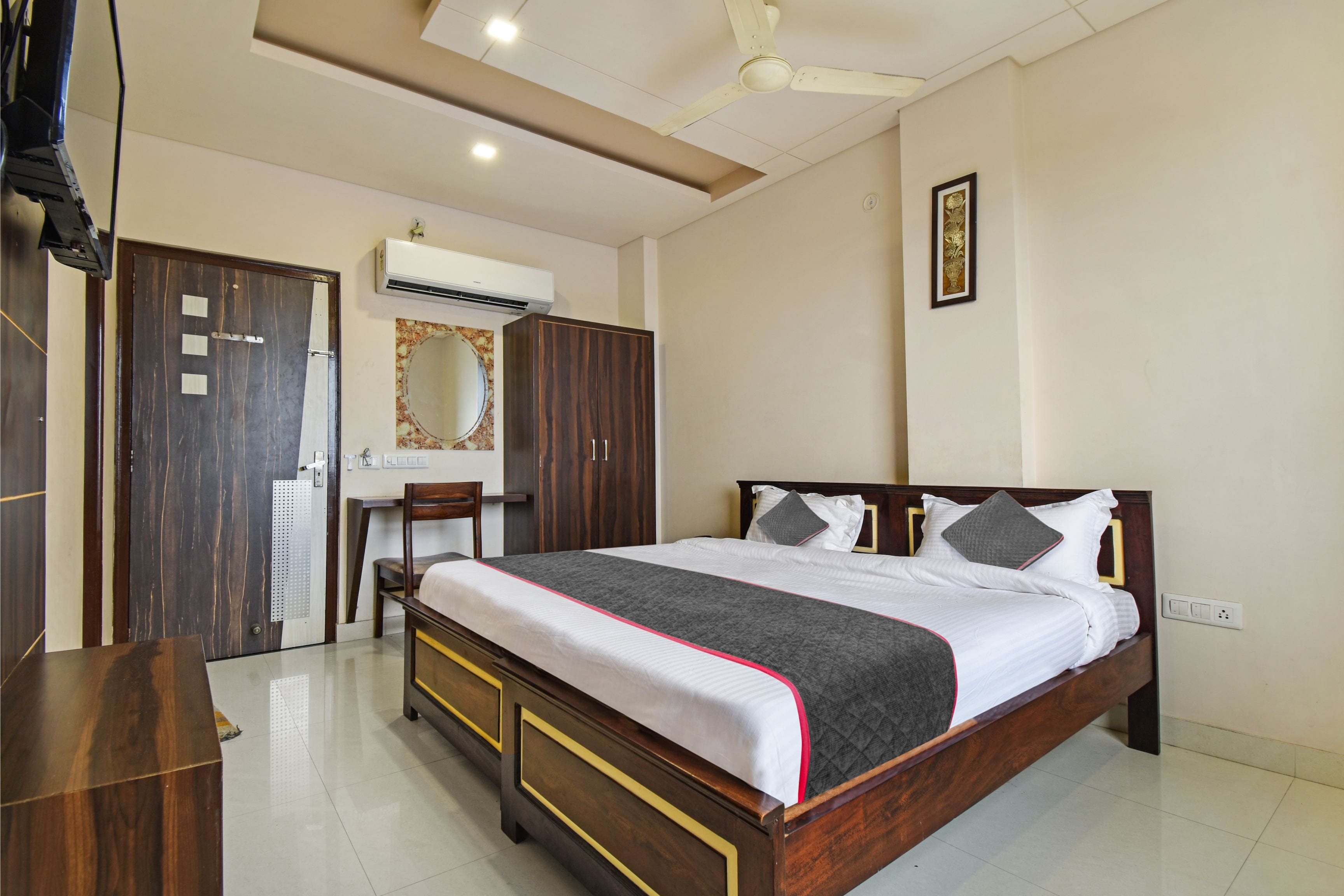 Collection O Hotel Guru Kripa, Collection O Jaipur, Book @ ₹951 - OYO