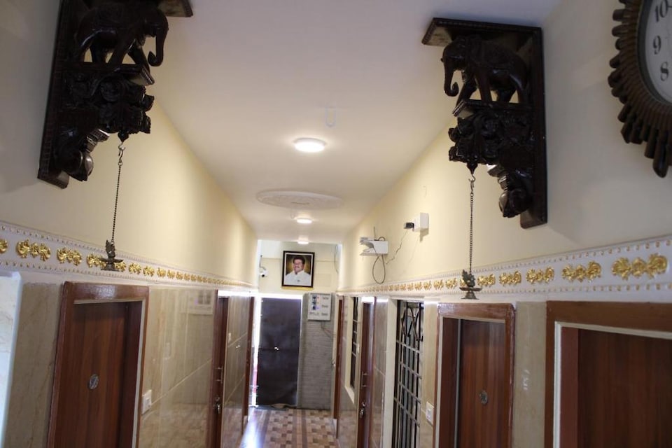 POP 81583G Babu Naidu Residency Bnr, POP Vellore, Book @ ₹1095 - OYO