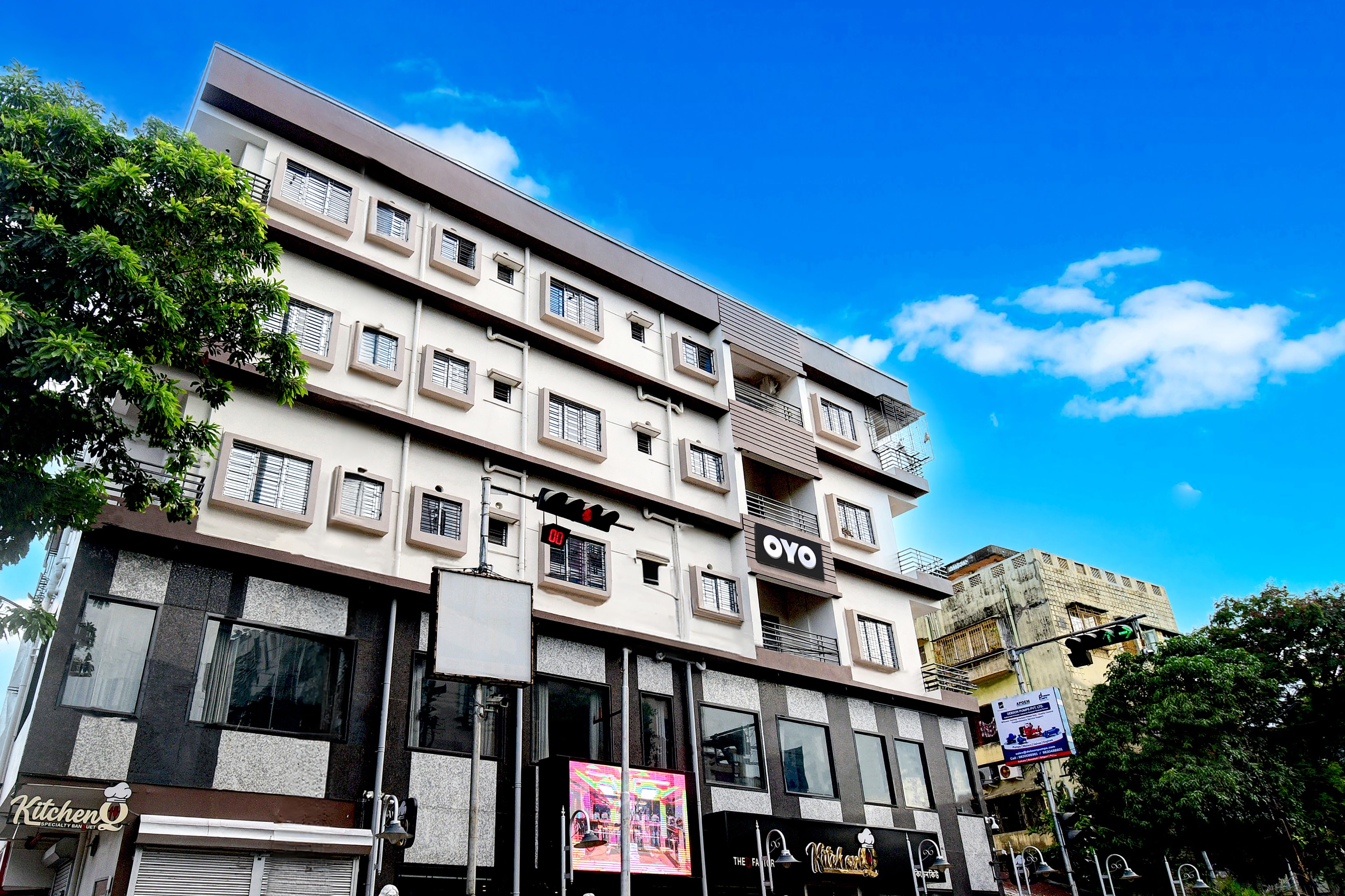 Hotel O Flagship Kitchen Q Inn, Flagship Kolkata, Book @ ₹1443 - OYO