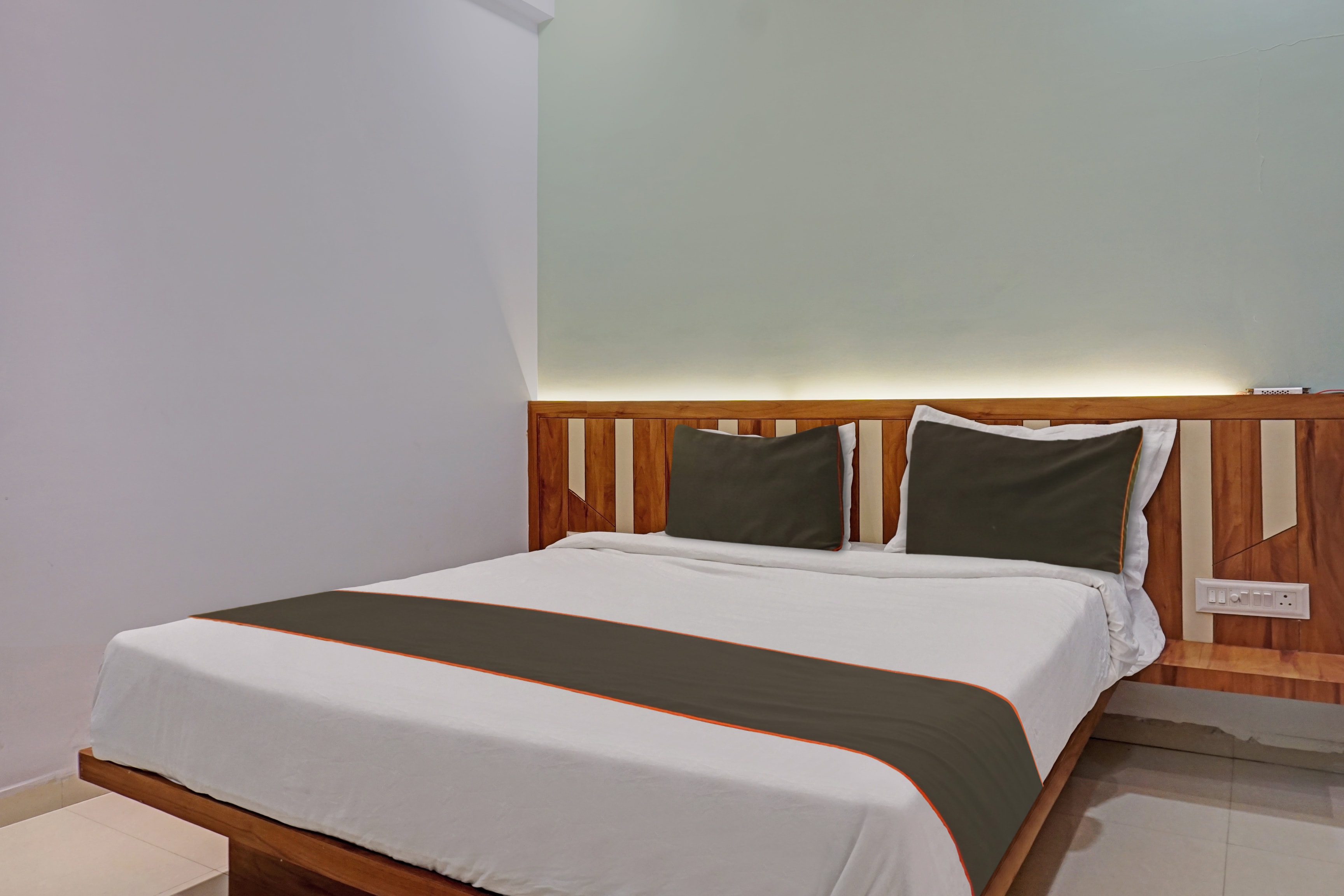 Collection O The Mountain View, Collection O Pune, Book @ ₹1026 - OYO