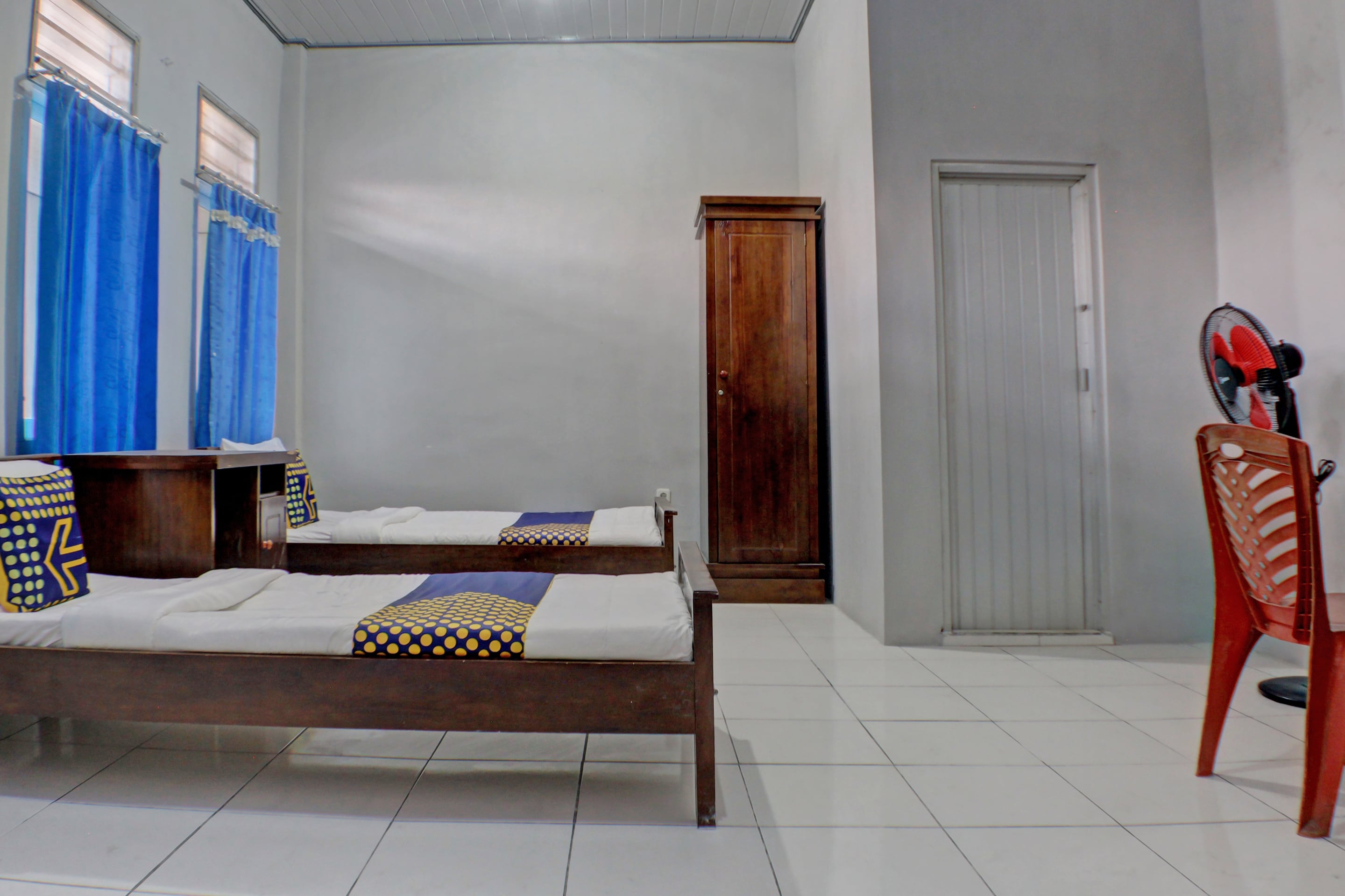 SPOT ON 92834 Wisma Dira Tiara Syariah, OYO Hotels Bandar Lampung, Book ...