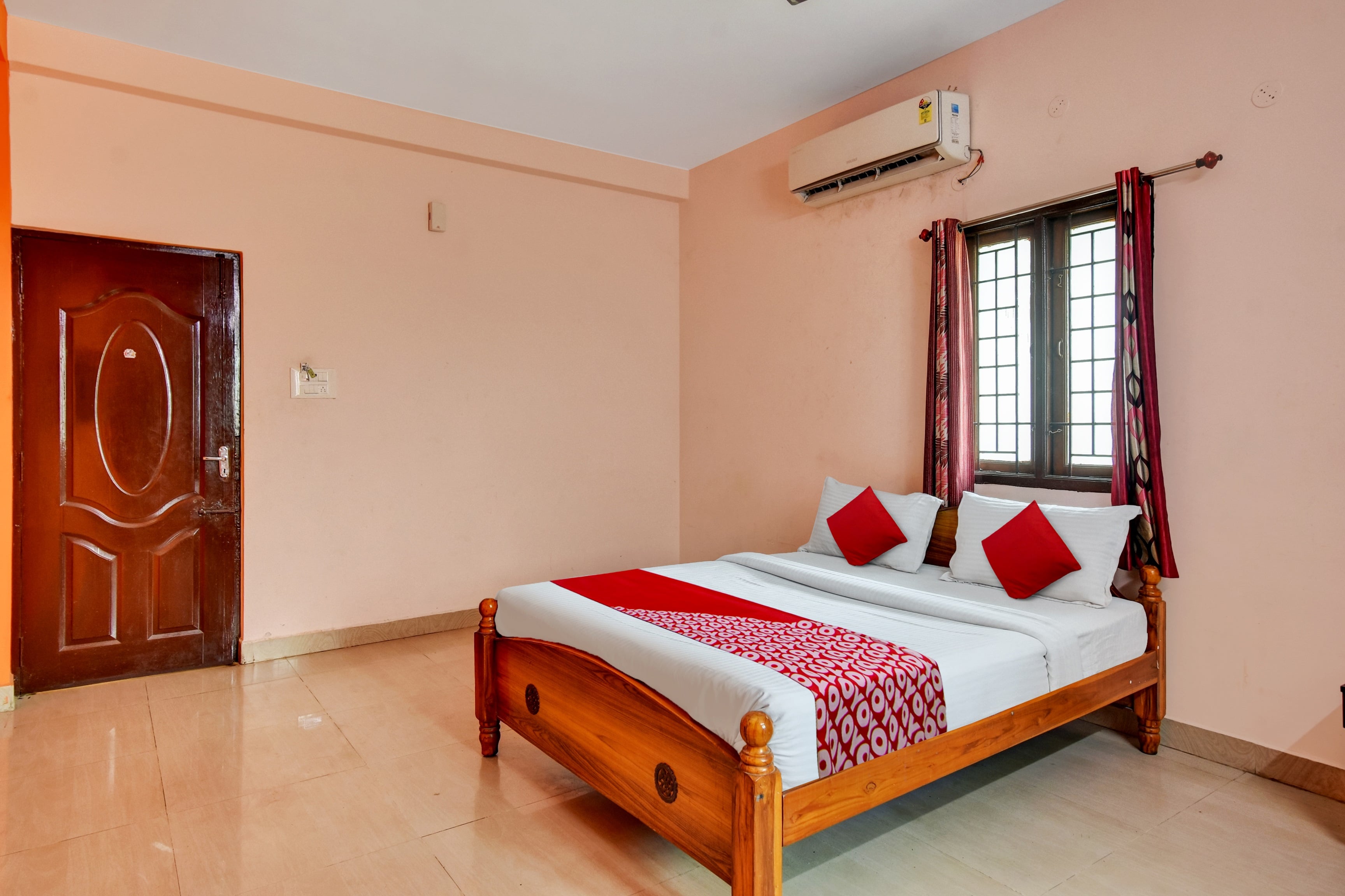 OYO Flagship Sri Devi Mahal , Flagship Chennai, Book @ ₹741 - OYO