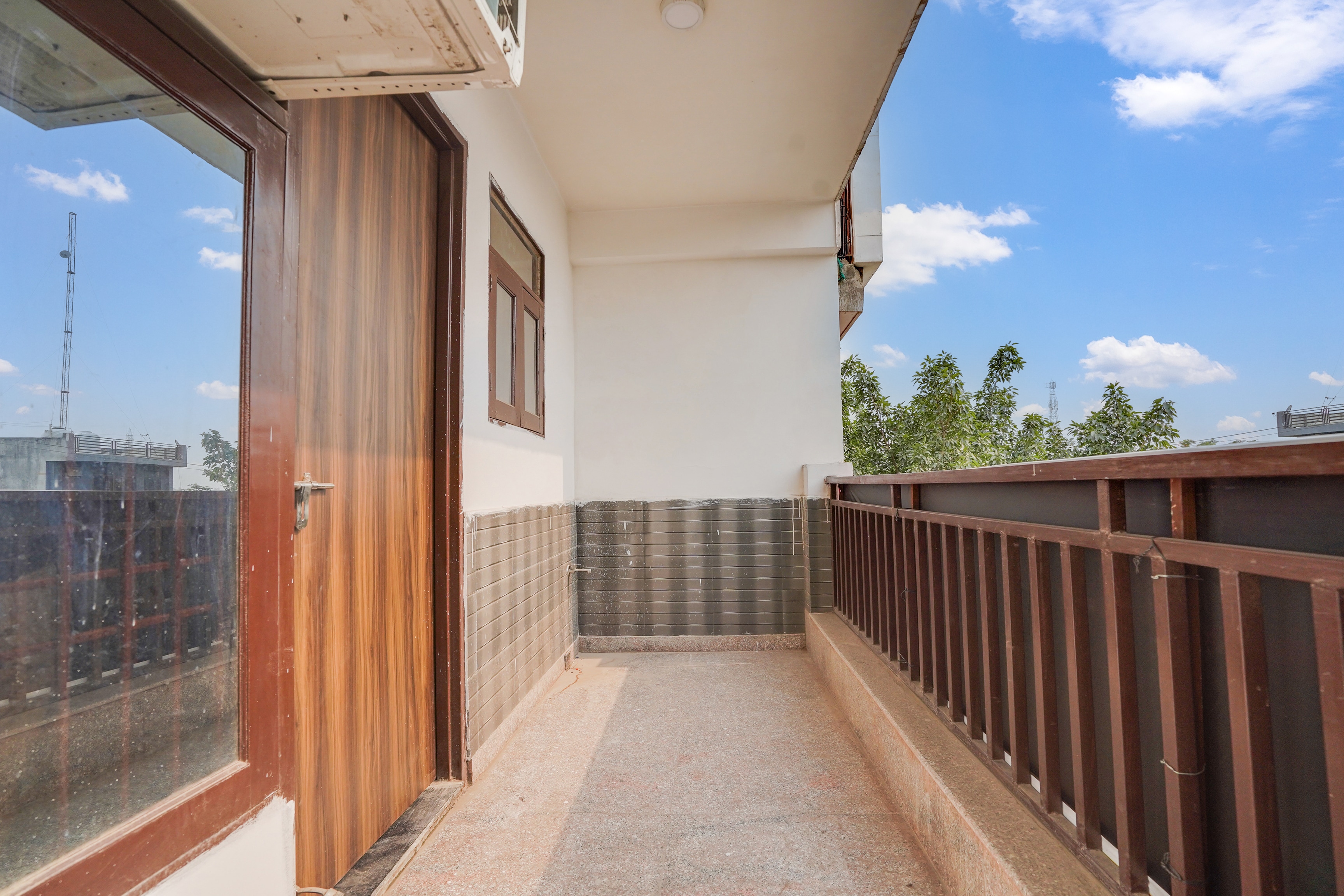 Hotel O Suzu Inn, Flagship Delhi, Book @ ₹710 - OYO