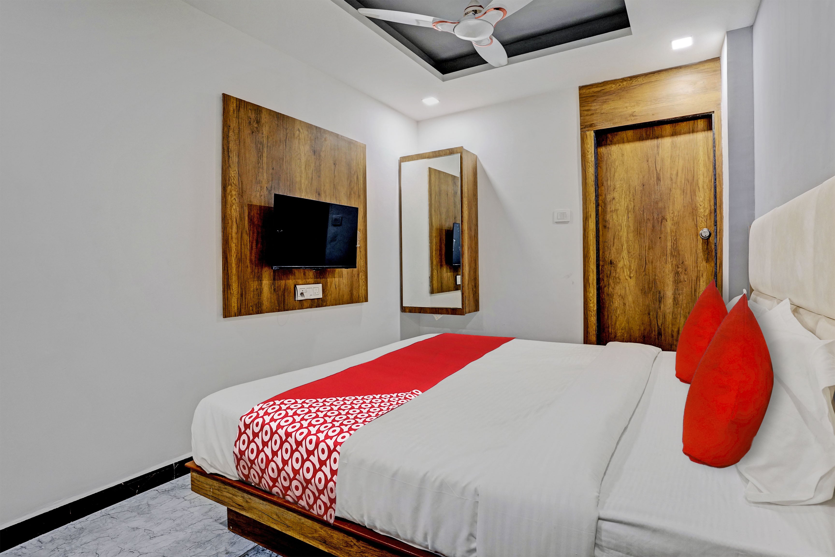 Hotel O Secure Inn, Flagship Surat, Book @ ₹842 - OYO