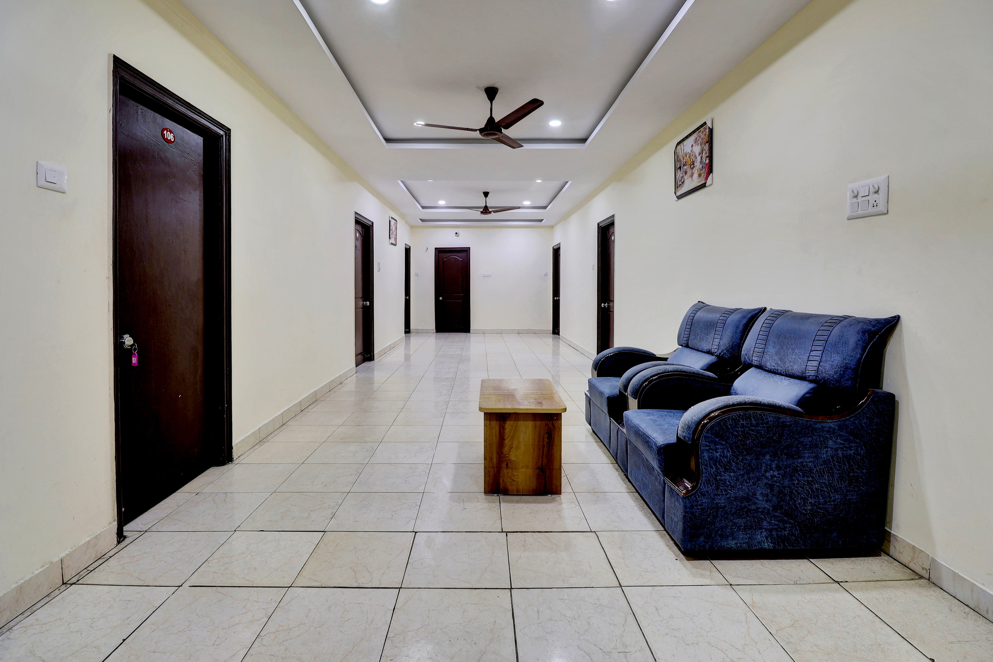 Hotel O Regal Grand, Flagship Hyderabad, Book @ ₹1198 - OYO