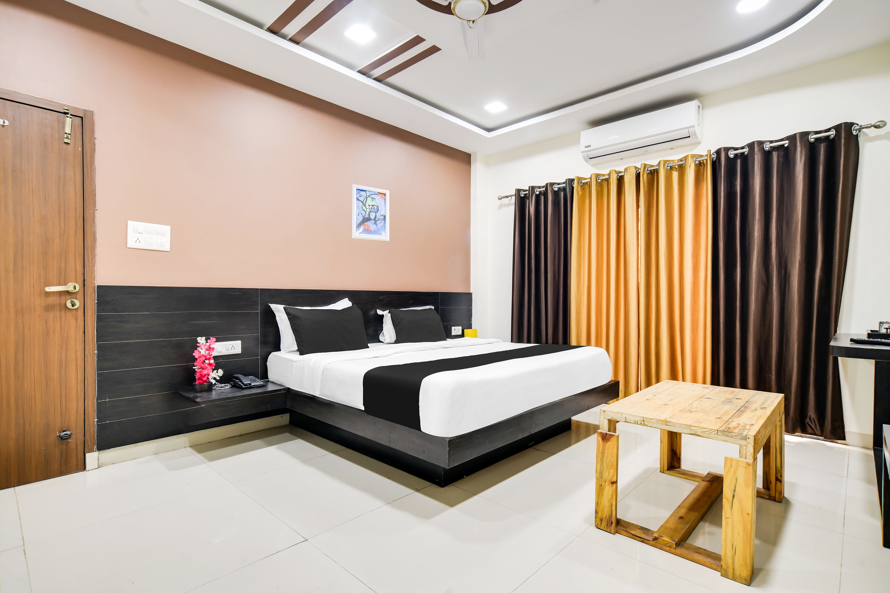 Hotels in Indore: Best Budget Indore Hotels from ₹560