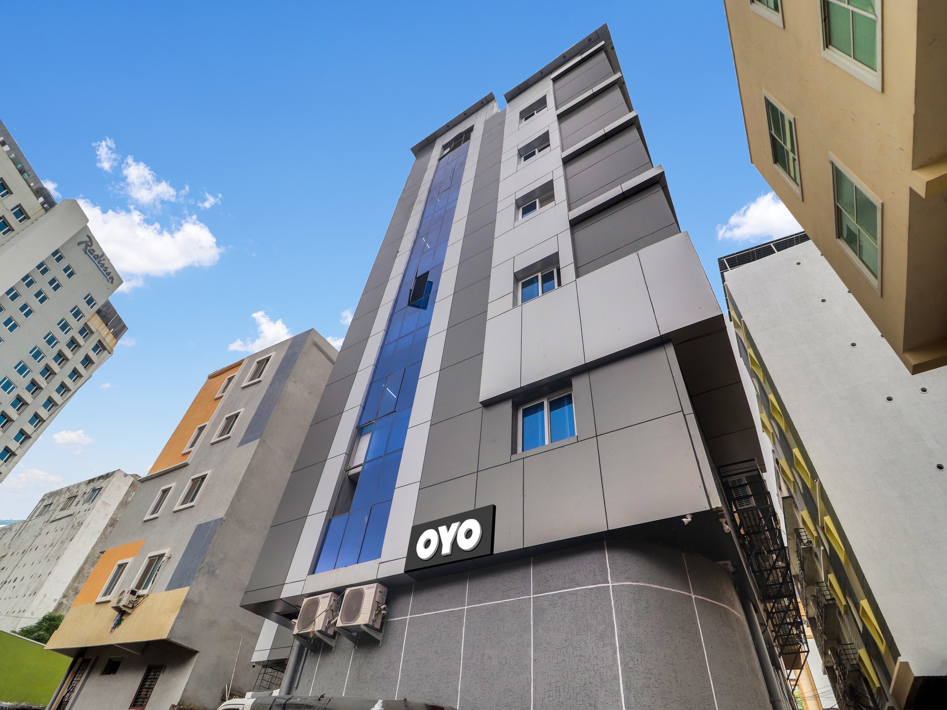 Super Hotel O RED STONE , Flagship Hyderabad, Book @ ₹1292 - OYO