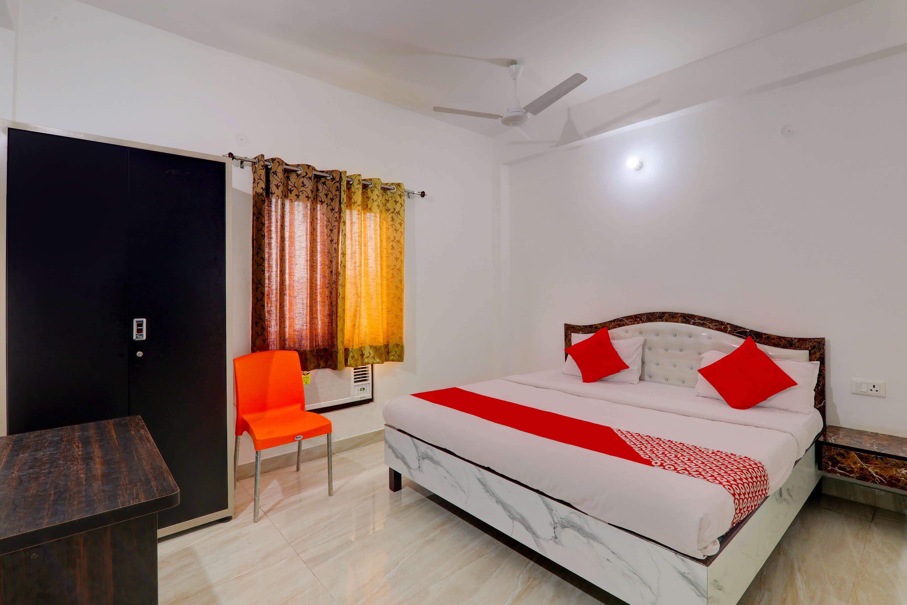 OYO Flagship Hotel Suraj , Banquet Hall & Restaurant, Flagship ...