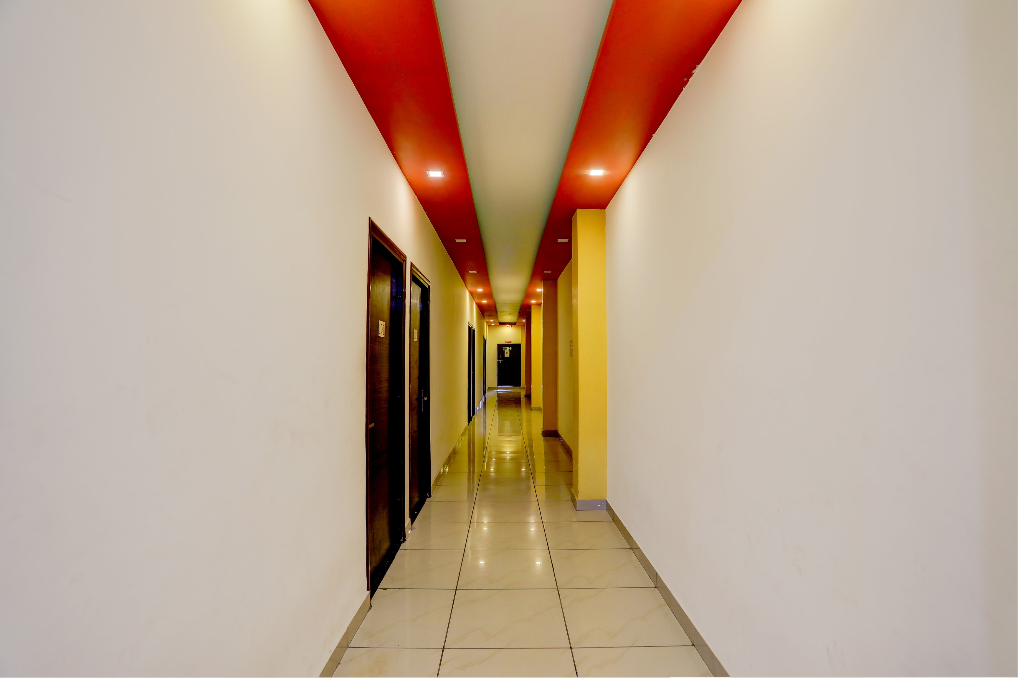 Hotel O Elibrista, Flagship Meerut, Book @ ₹902 - OYO