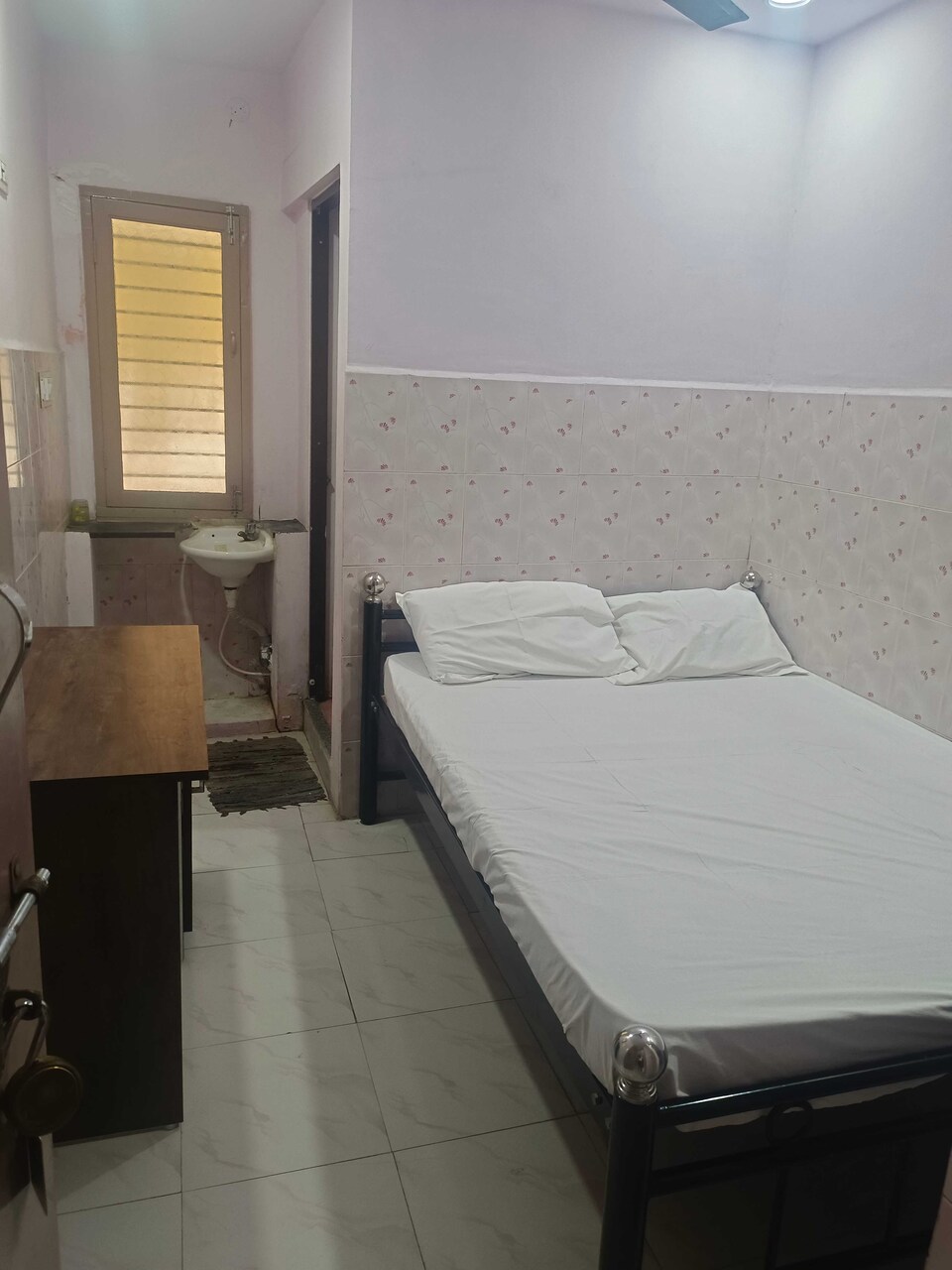 POP 81726H Bks Residence , POP Vellore, Book @ ₹1095 - OYO