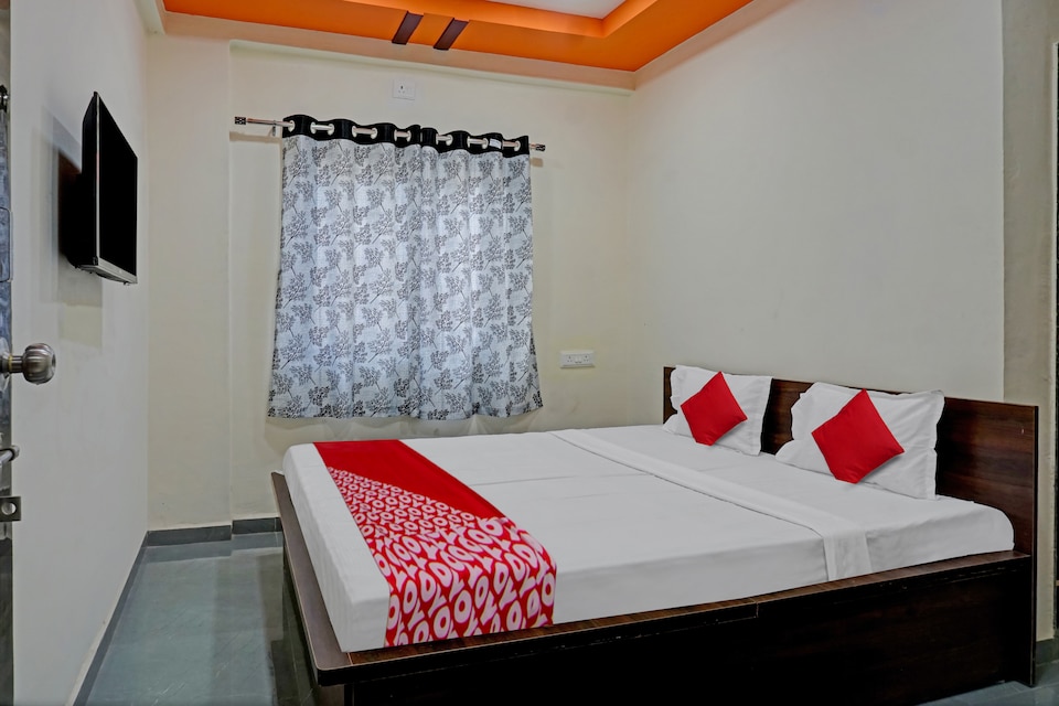 OYO Flagship Sai Balaji Lodge, Flagship Pune, Book @ ₹890 - OYO