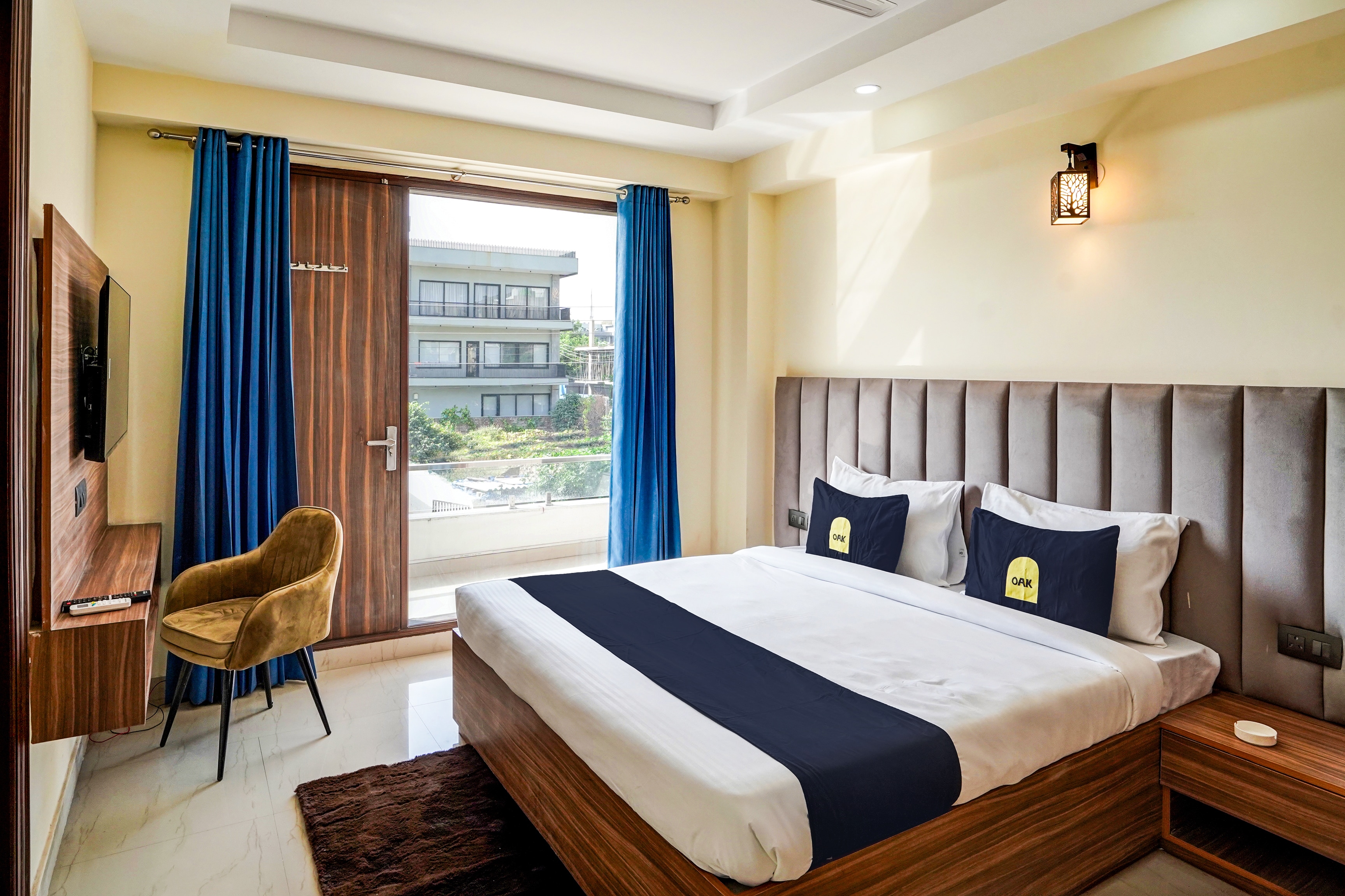 Collection O DM 45, Collection O Gurgaon, Book @ ₹886 - OYO