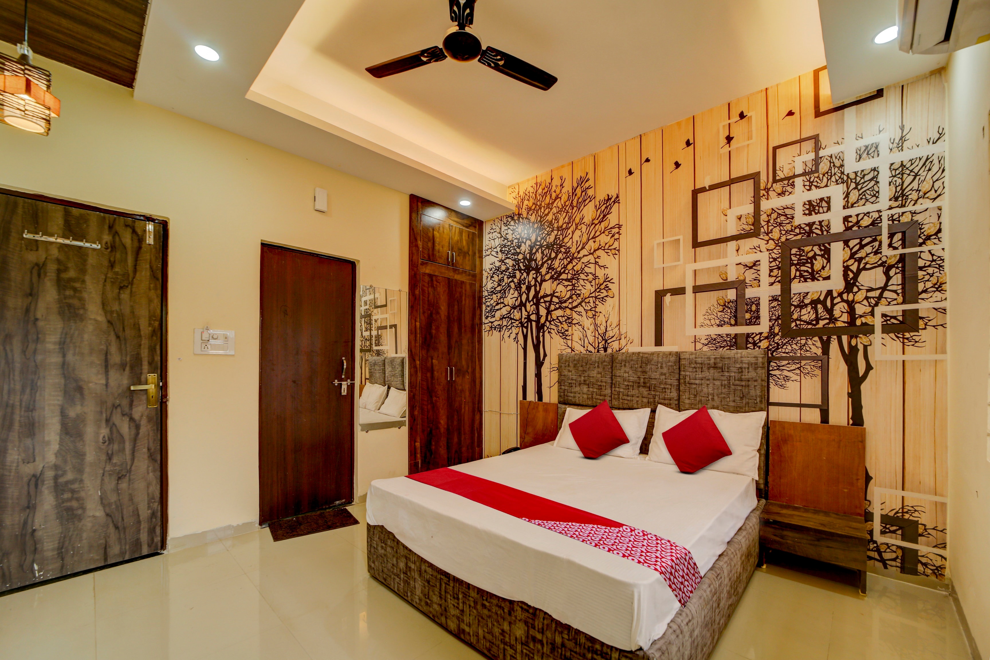 Hotel O by OYO The Angel Palace, Flagship Bhopal, Book @ ₹915 - OYO