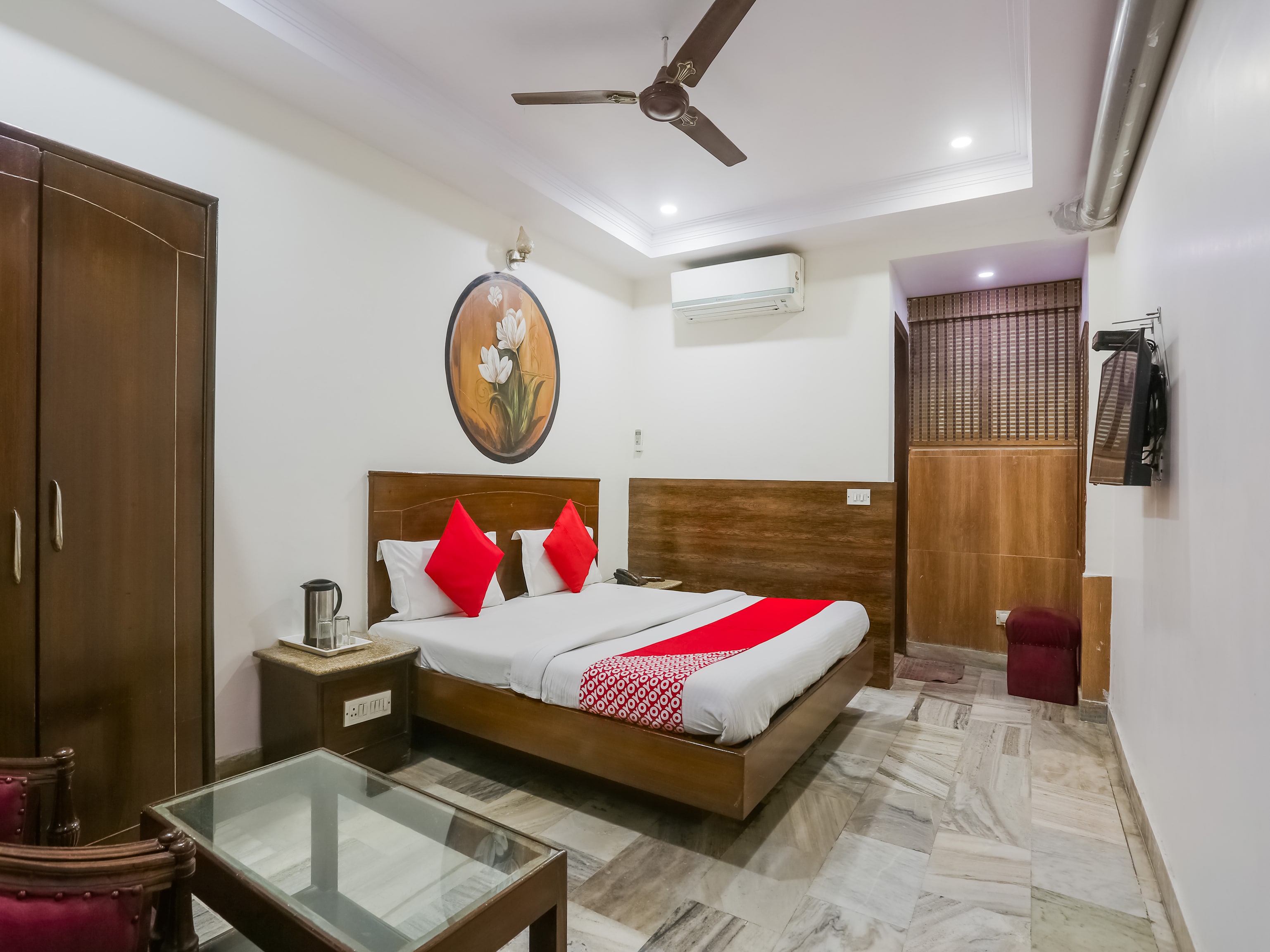 OYO Flagship Hotel Chand Palace, Flagship Delhi, Book @ ₹819 - OYO