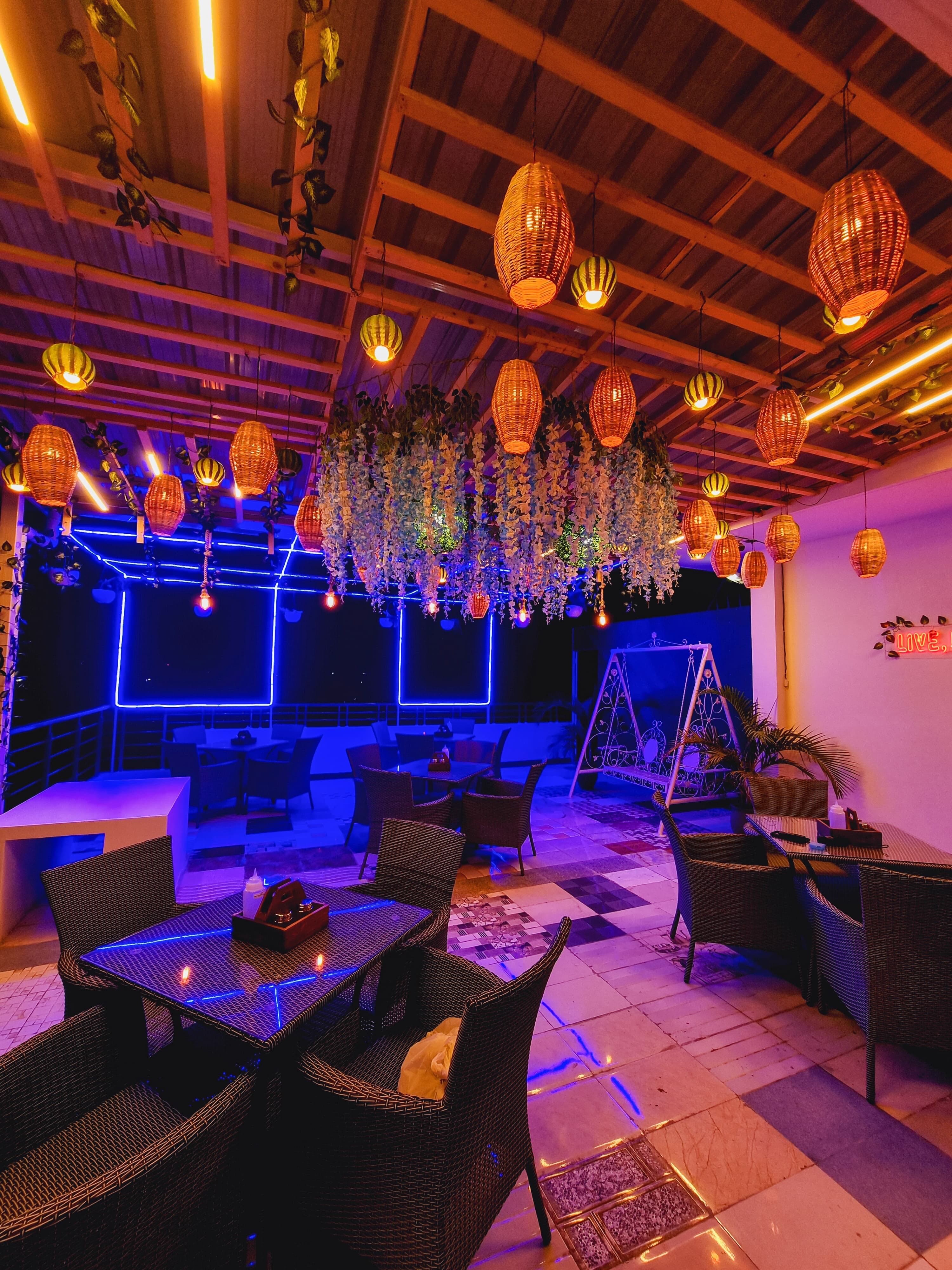 Hotel O the leaf, Flagship Zirakpur, Book @ ₹852 - OYO
