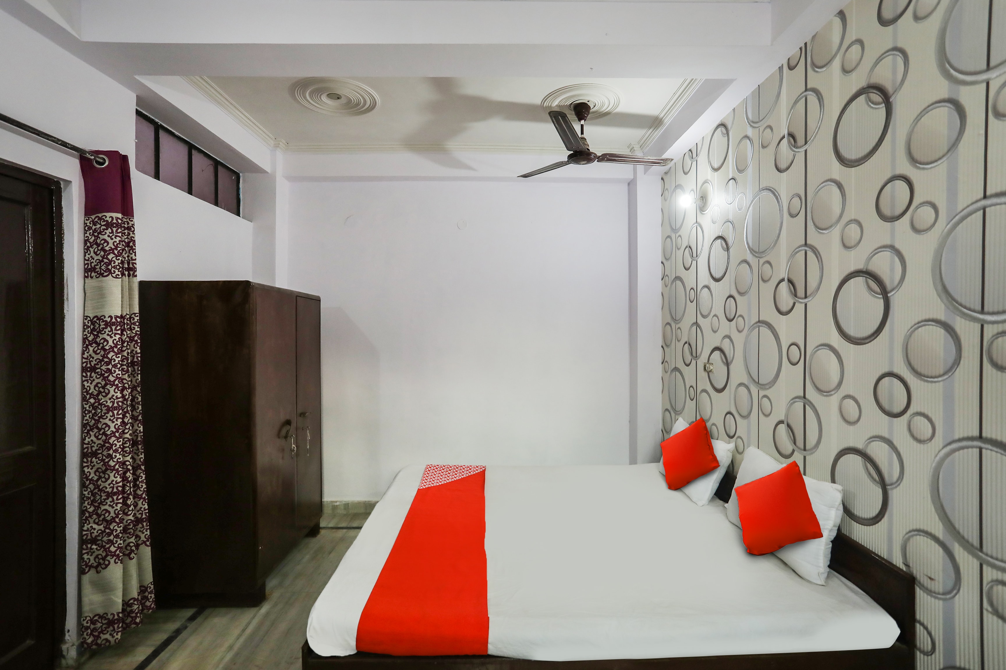 Hotel O Corporate House, Flagship Gurgaon, Book @ ₹728 - OYO